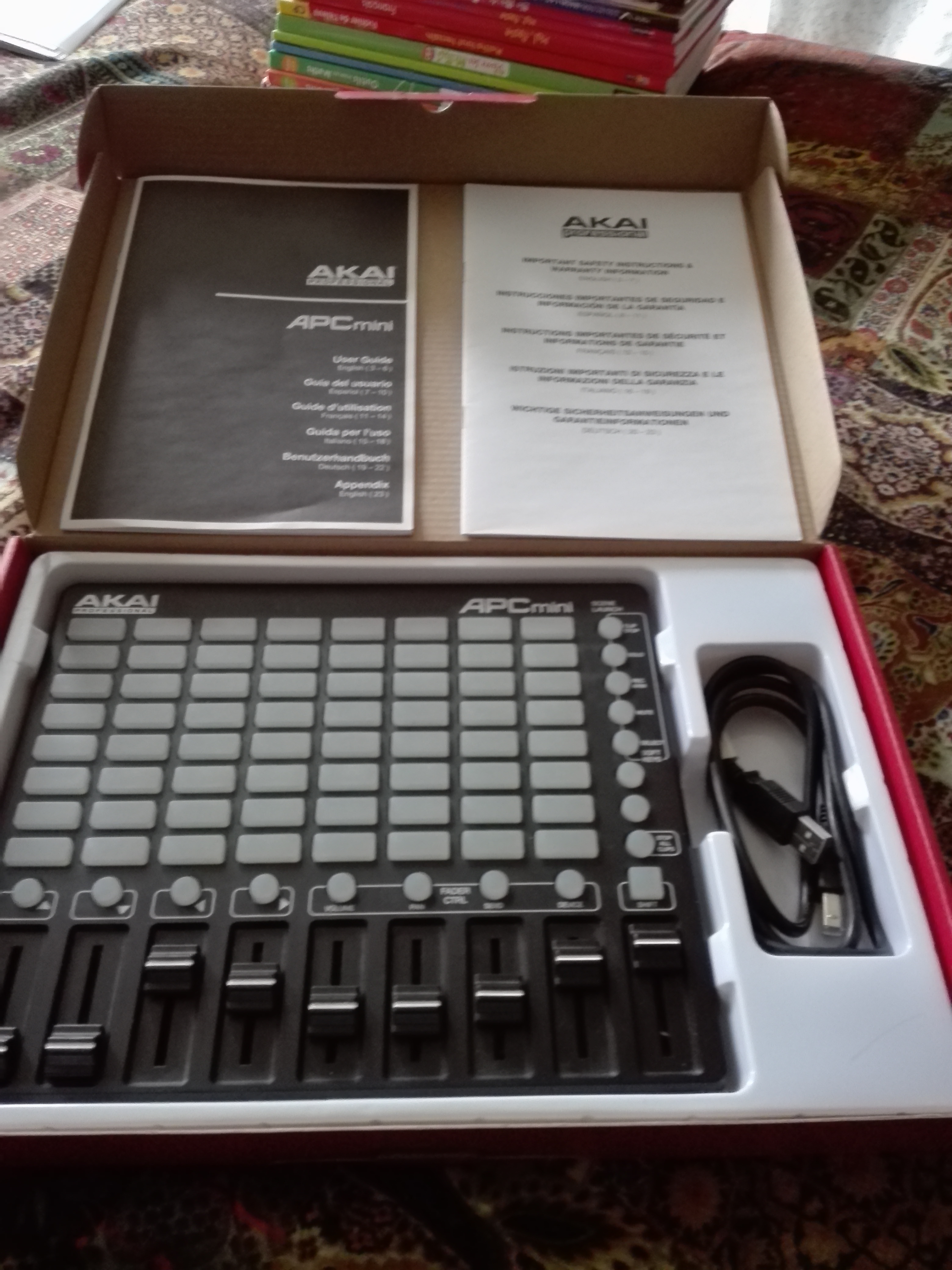 Akai APC Mini image (#1787461) - Audiofanzine