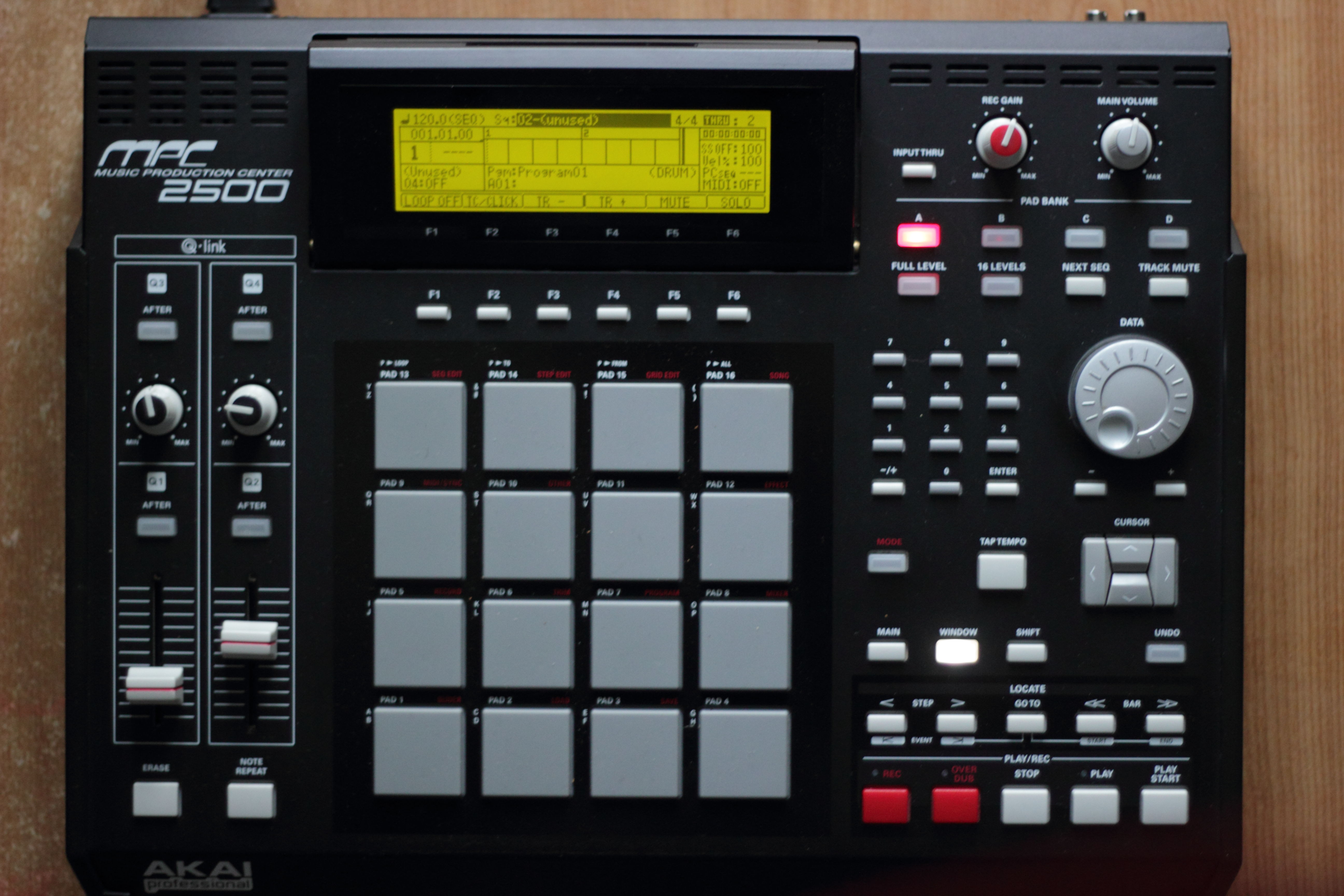 Akai MPC2500 image (#356428) - Audiofanzine