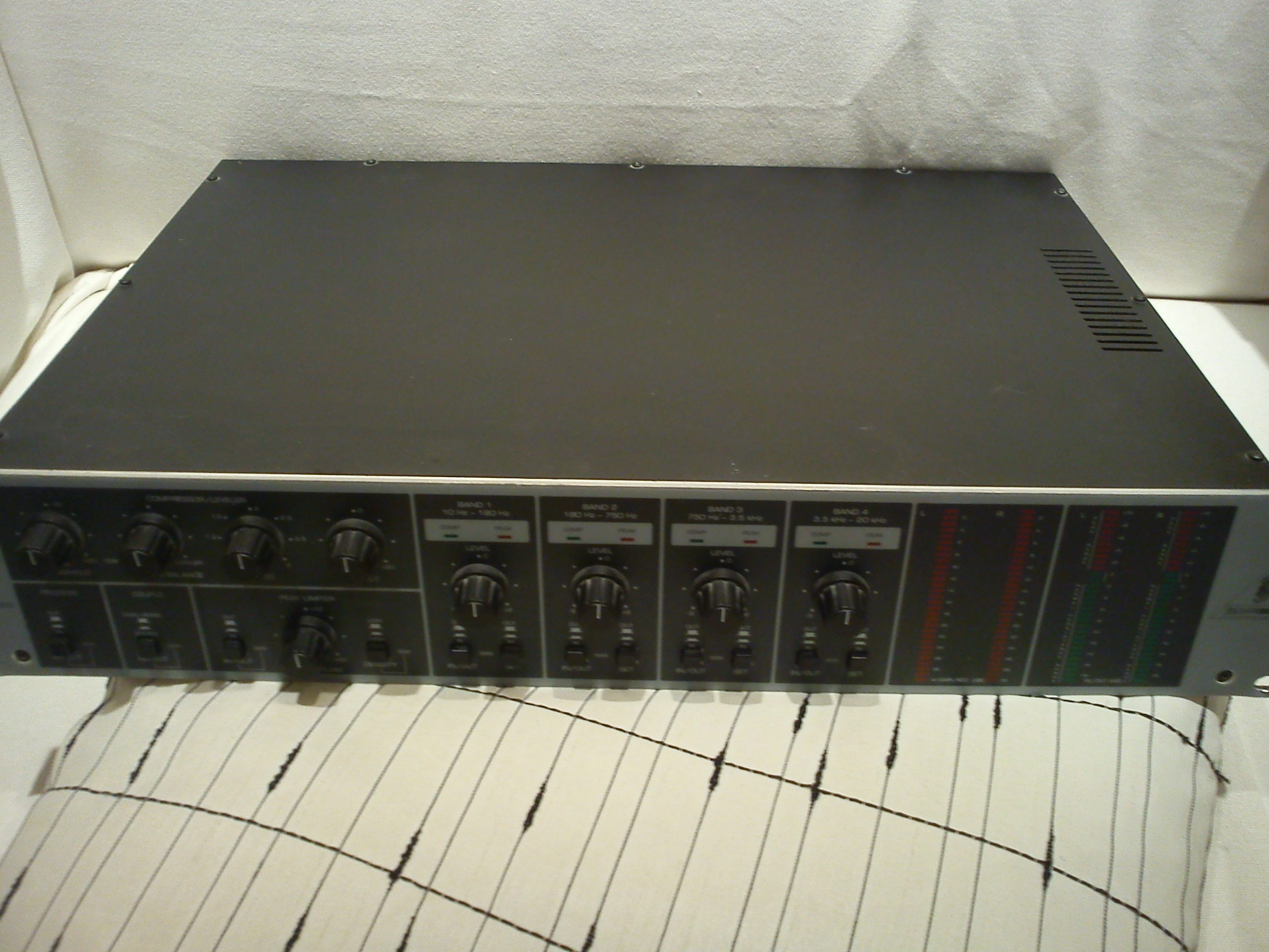 Behringer Combinator Mdx8000 Image 451842 Audiofanzine