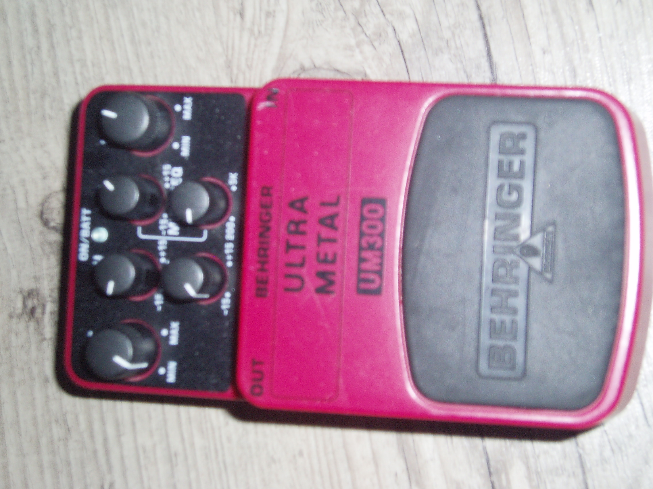Behringer Ultra Metal UM300 image (#419345) - Audiofanzine