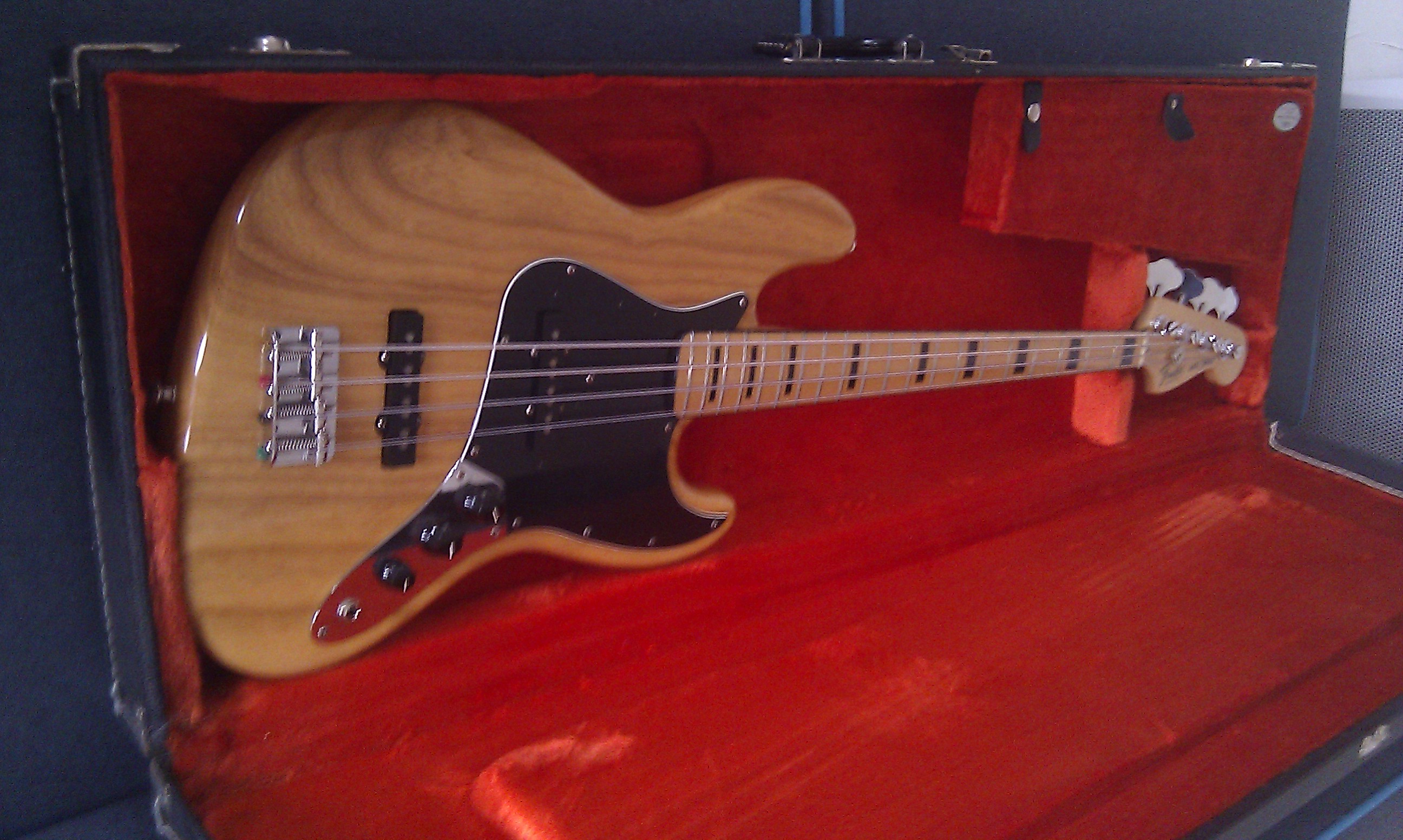 Fender American Vintage 75 Jazz Bass Image 714861 Audiofanzine