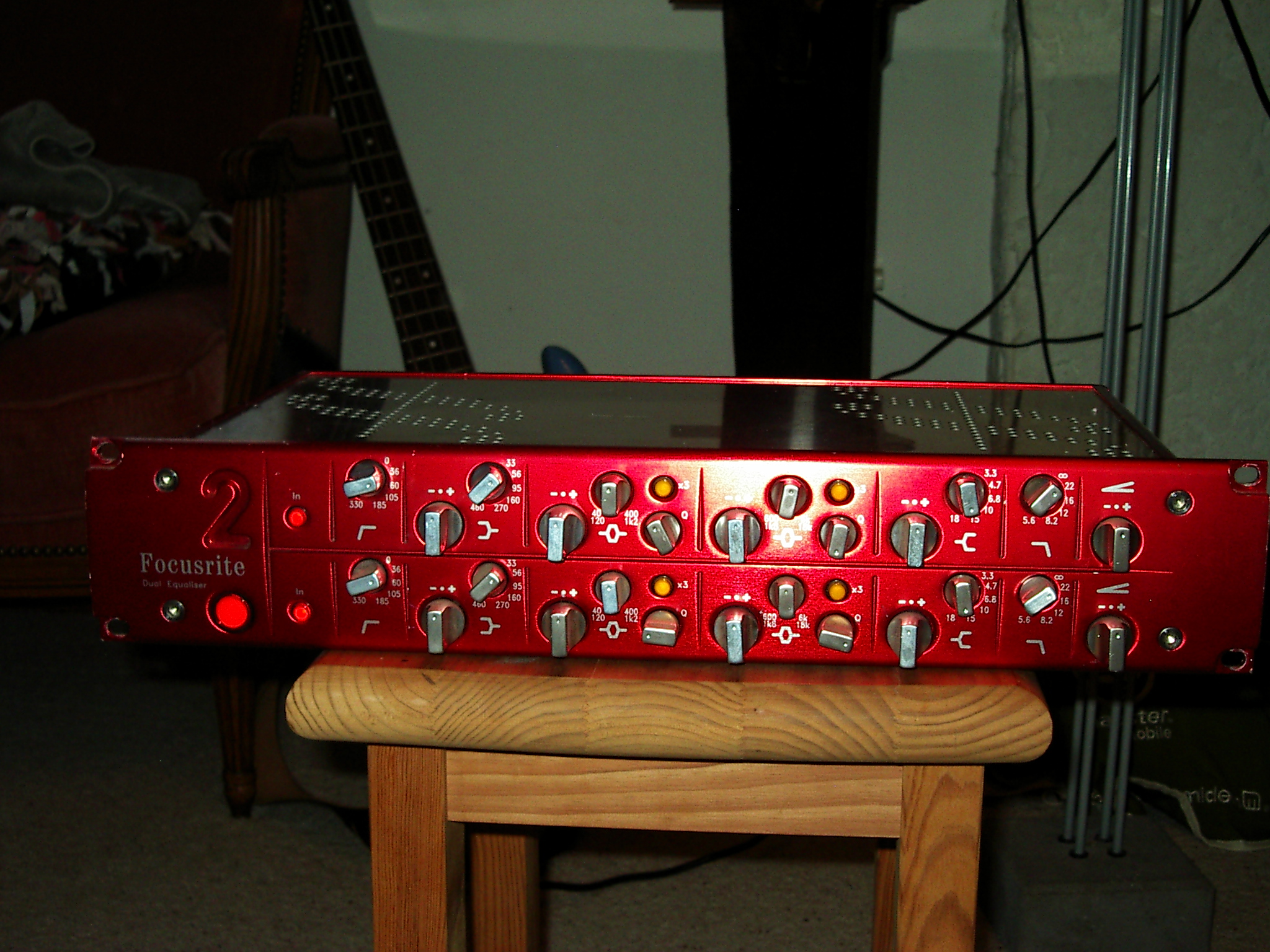 RED 2 DUAL EQUALISER - Focusrite Red 2 Dual Equaliser - Audiofanzine RED 2 DUAL EQUALISER - Focusrite Red 2 Dual Equaliser - Audiofanzine
