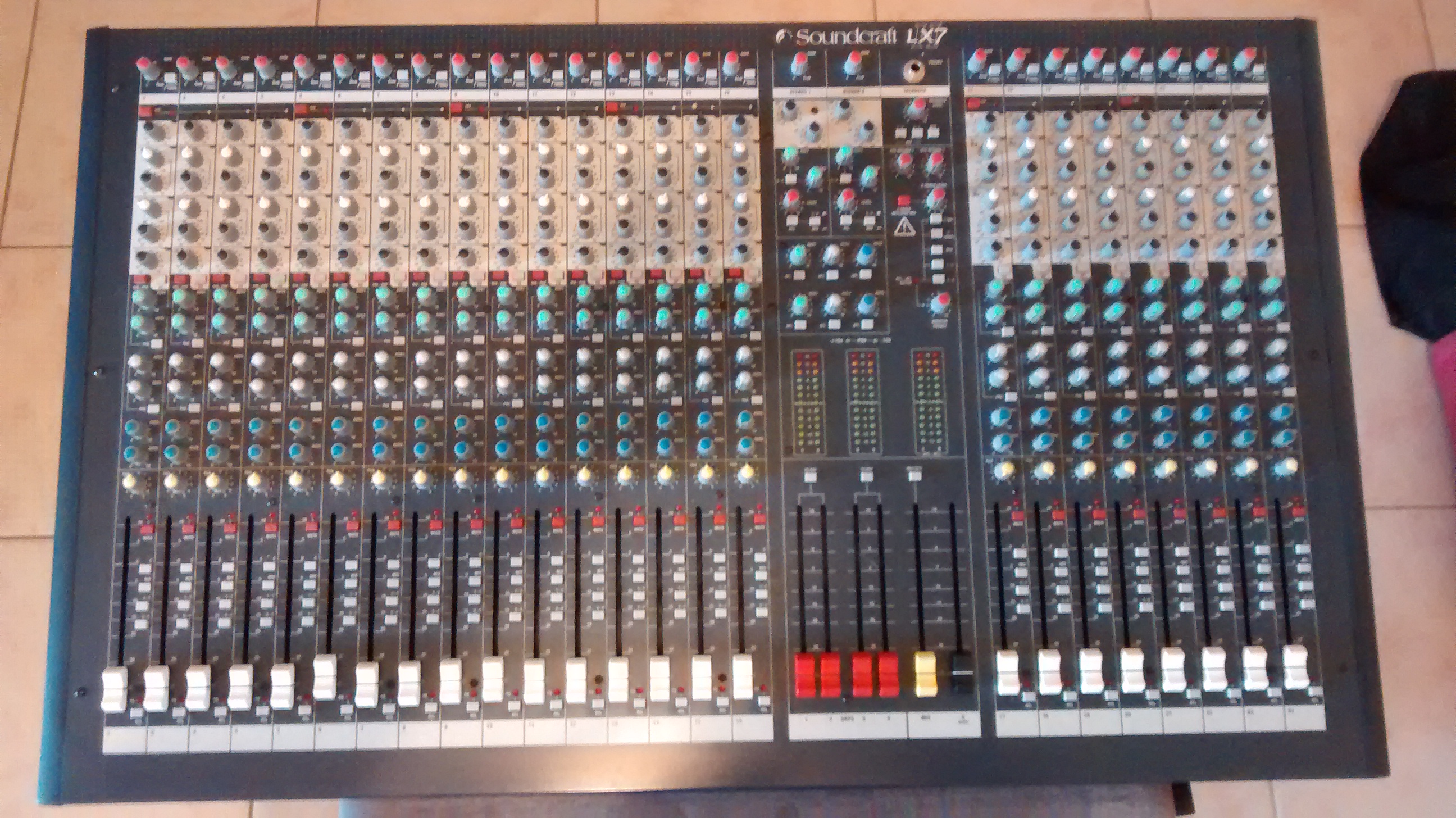 Soundcraft LX7ii 24 image (#1180552) - Audiofanzine