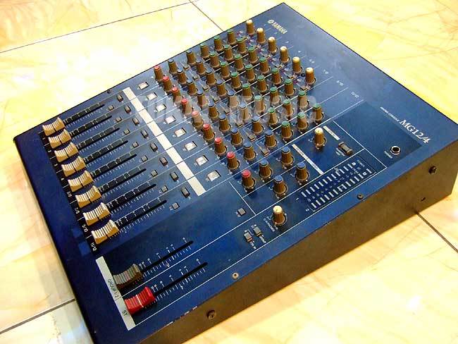 Yamaha MG12/4 image (#423049) - Audiofanzine