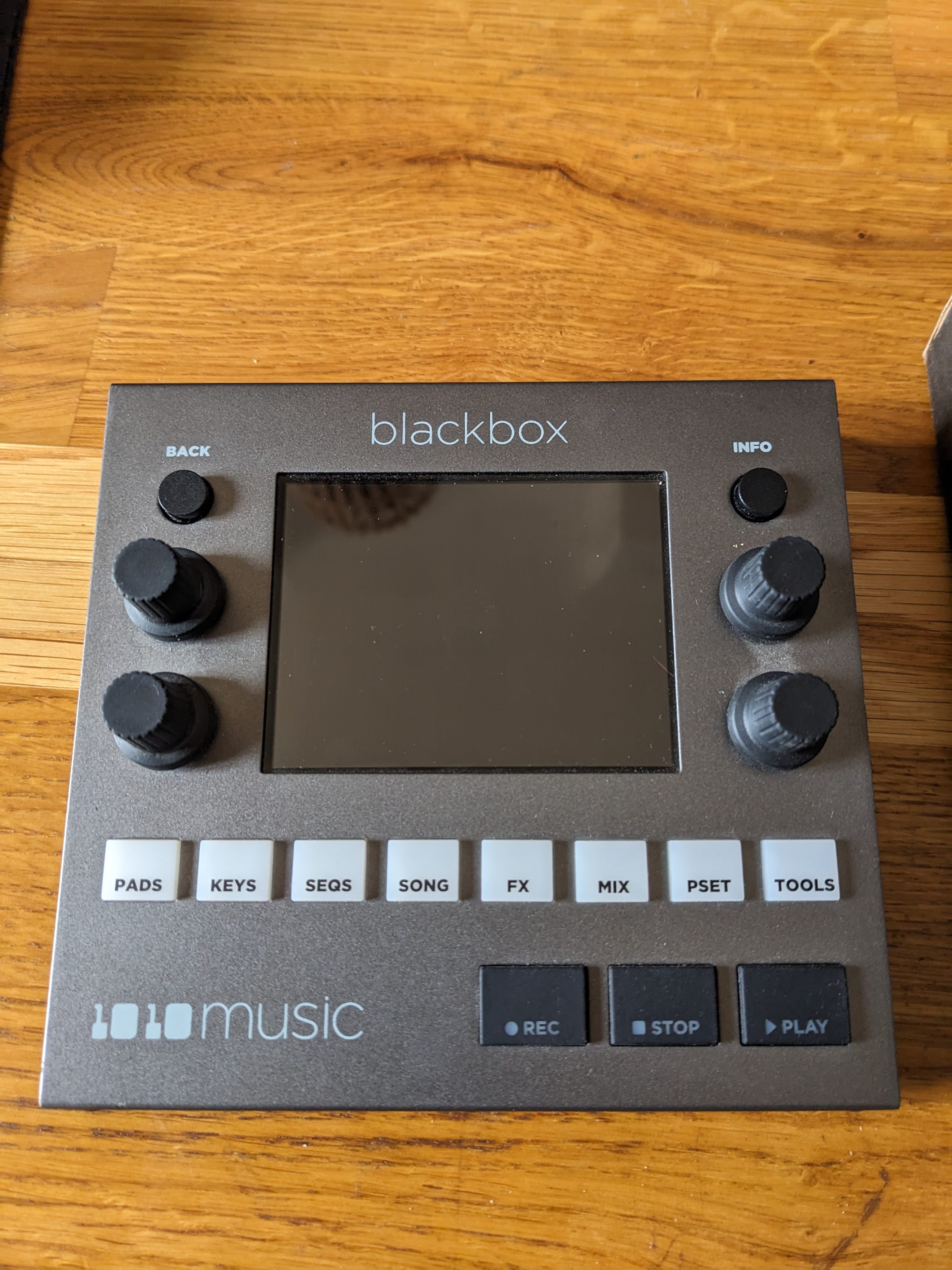 Blackbox - 1010music Blackbox - Audiofanzine