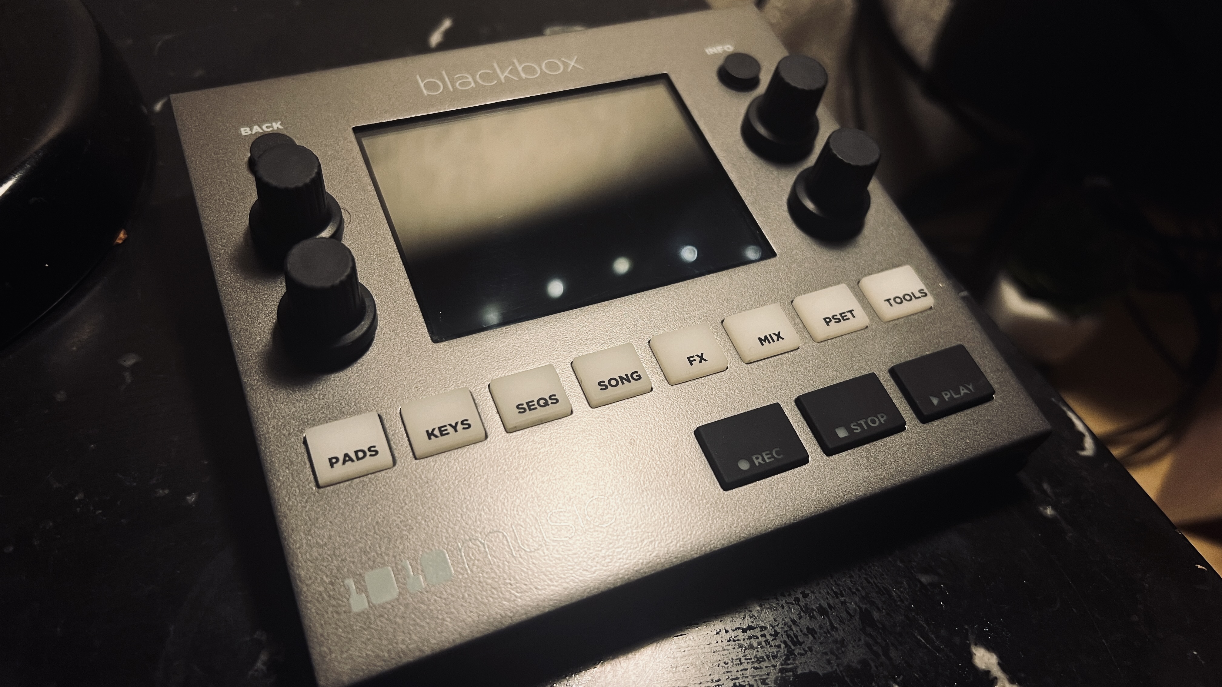 Blackbox - 1010music Blackbox - Audiofanzine