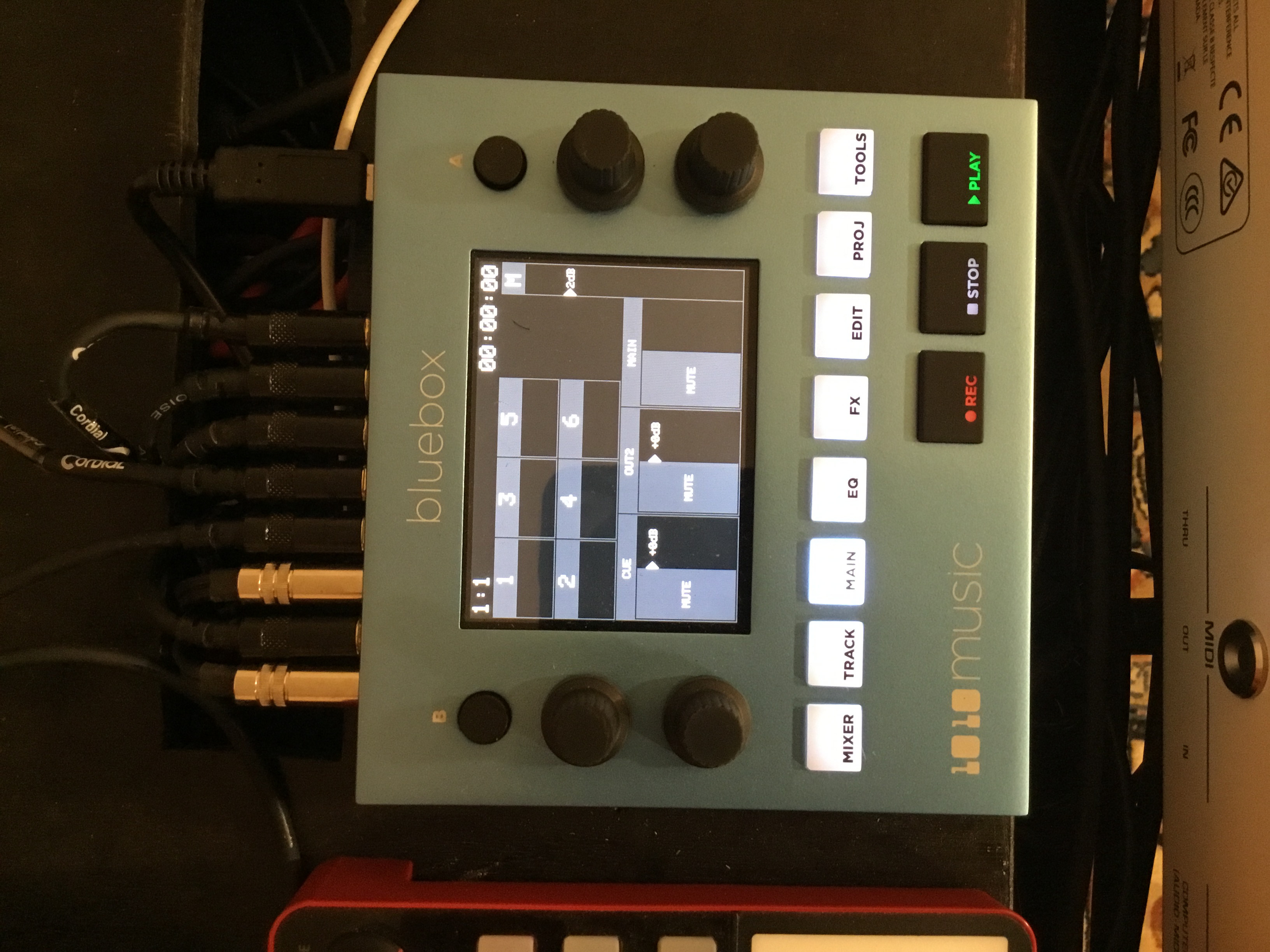 Bluebox - 1010music Bluebox - Audiofanzine