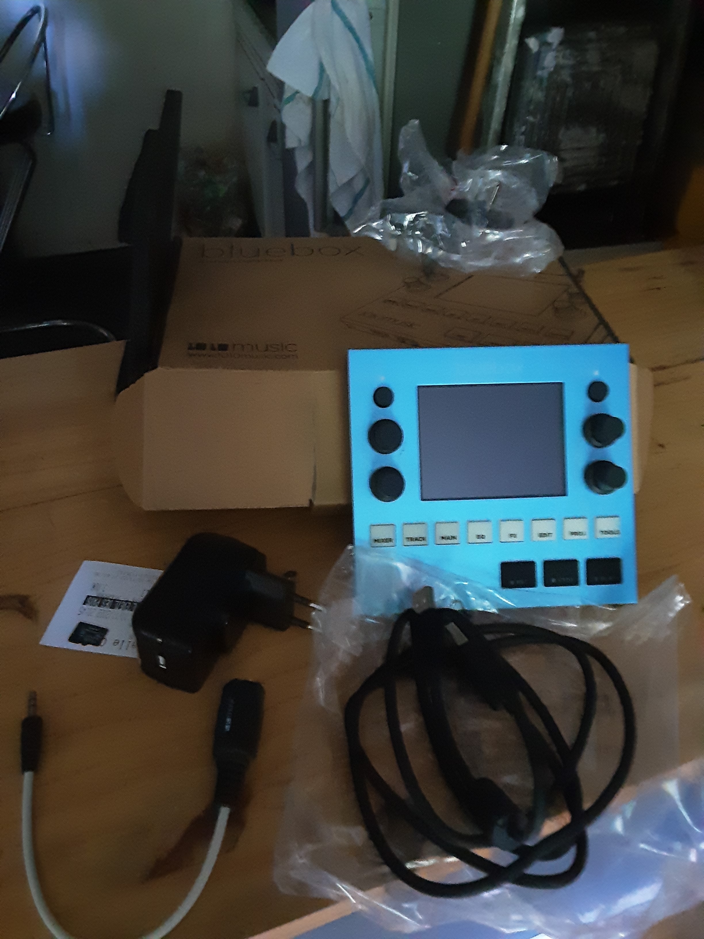 Bluebox - 1010music Bluebox - Audiofanzine