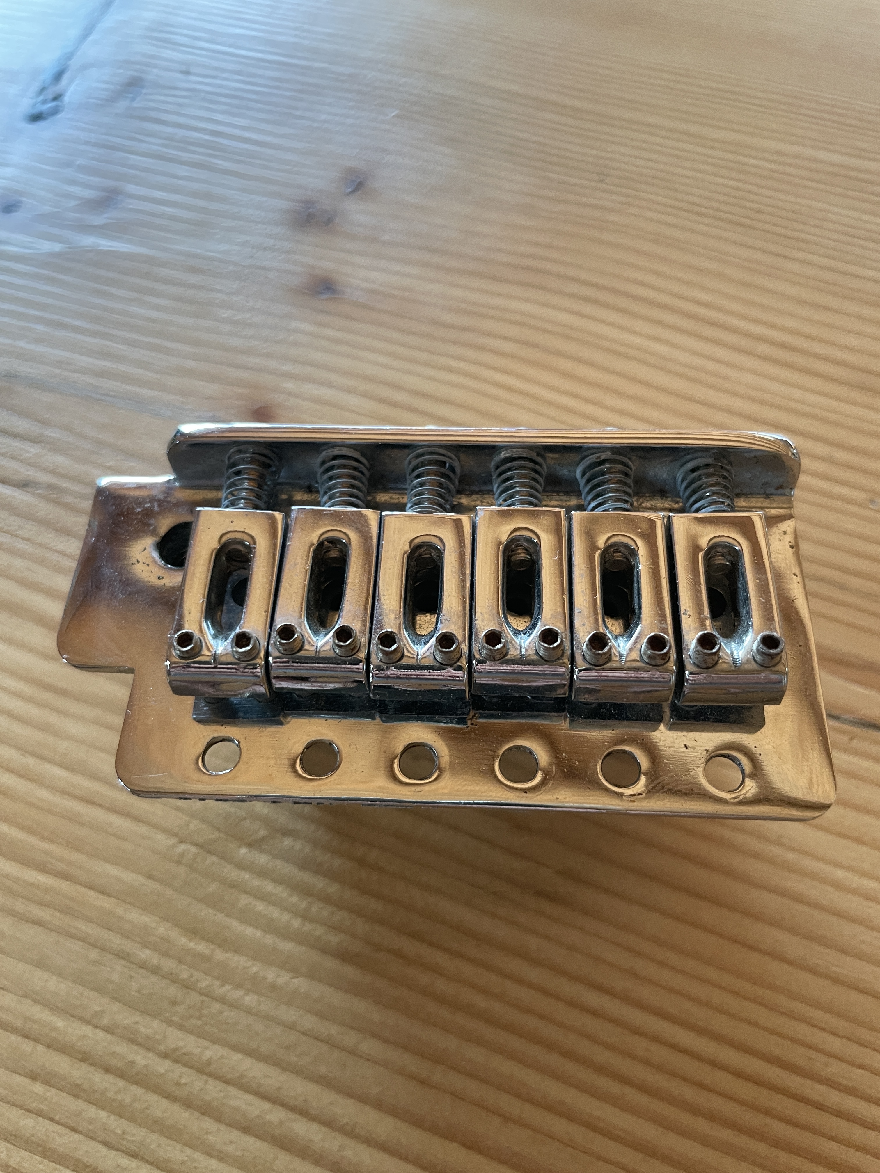 Vibrato trémolo Stratocaster (Bretagne) - Audiofanzine