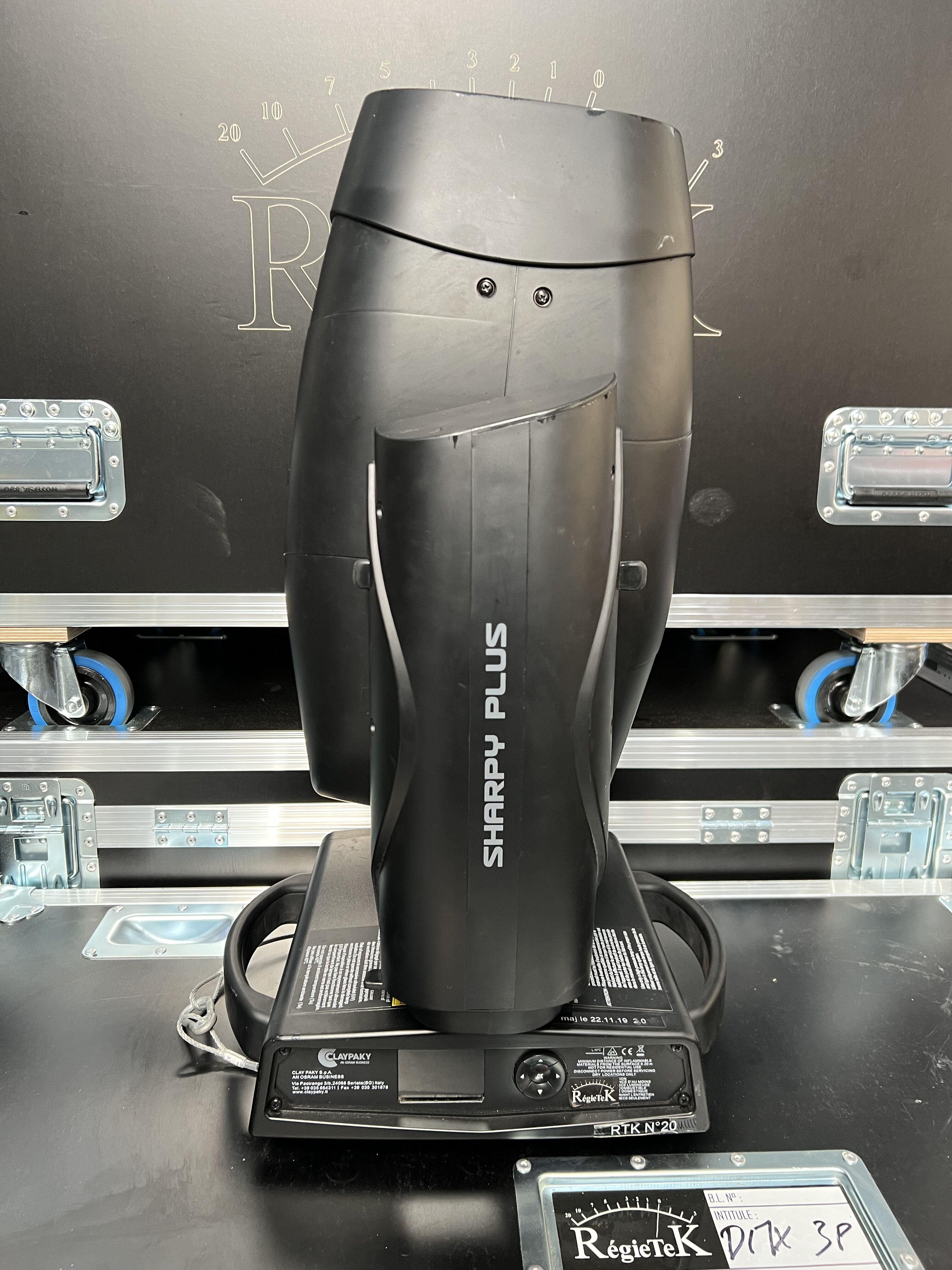 Lumiere Asservie spot sharpy plus (x2) (Ile-de-France) - Audiofanzine