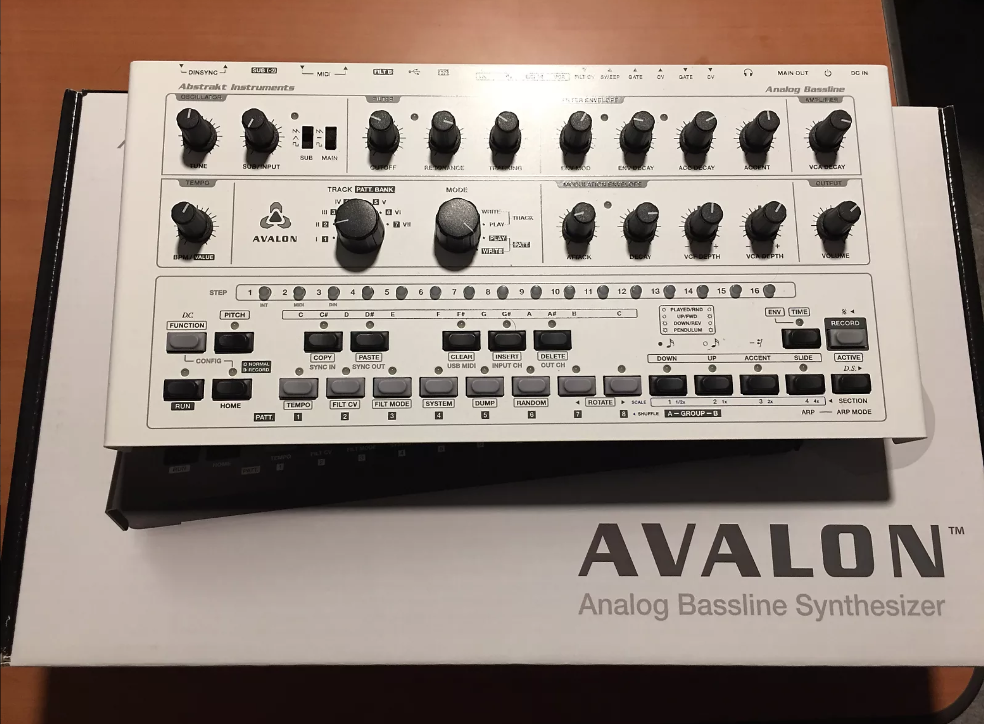 AVALON - Abstrakt Instruments Avalon - Audiofanzine