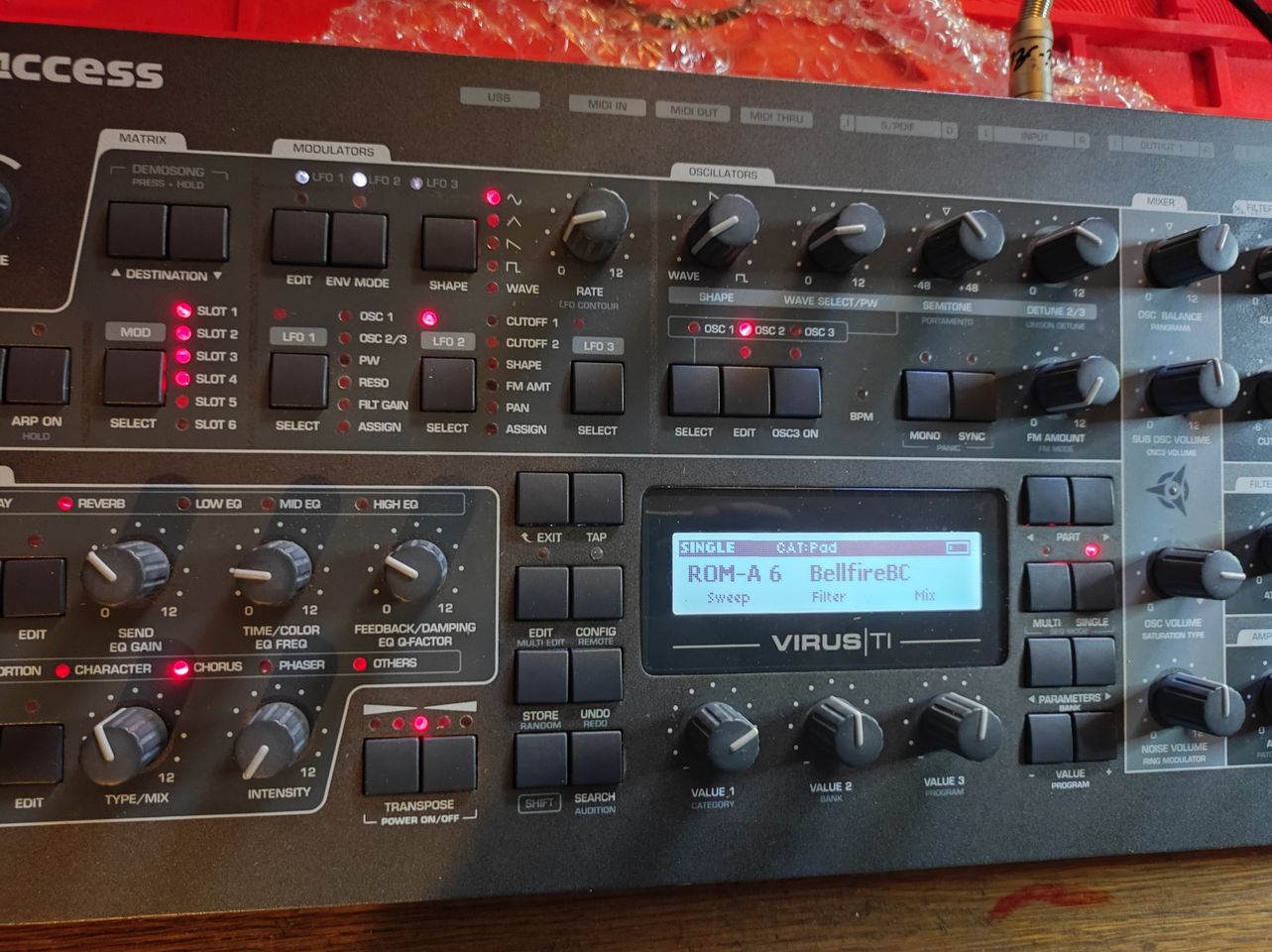 Virus TI Desktop - Access Music Virus TI Desktop - Audiofanzine