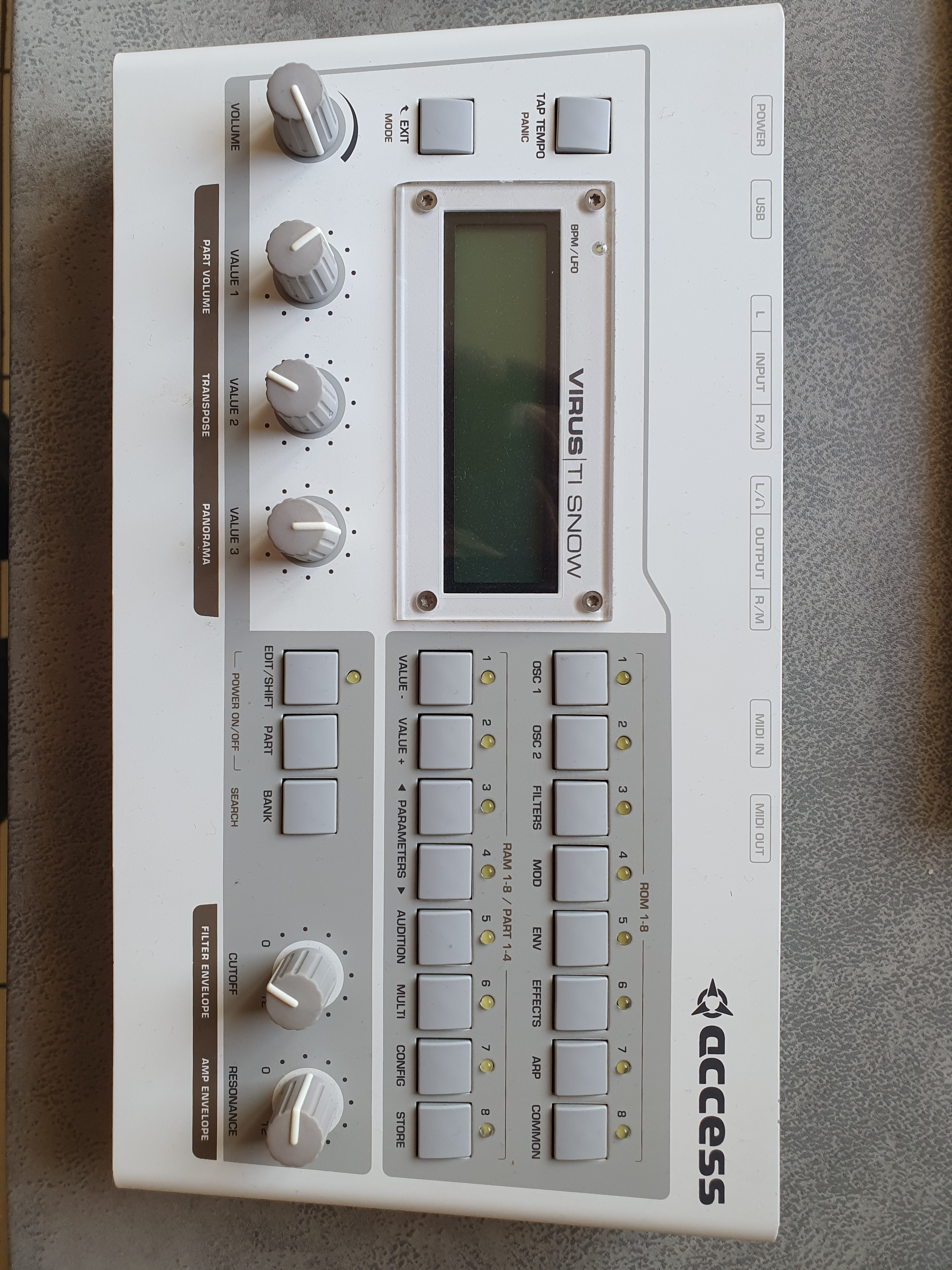 Virus TI Snow - Access Music Virus TI Snow - Audiofanzine