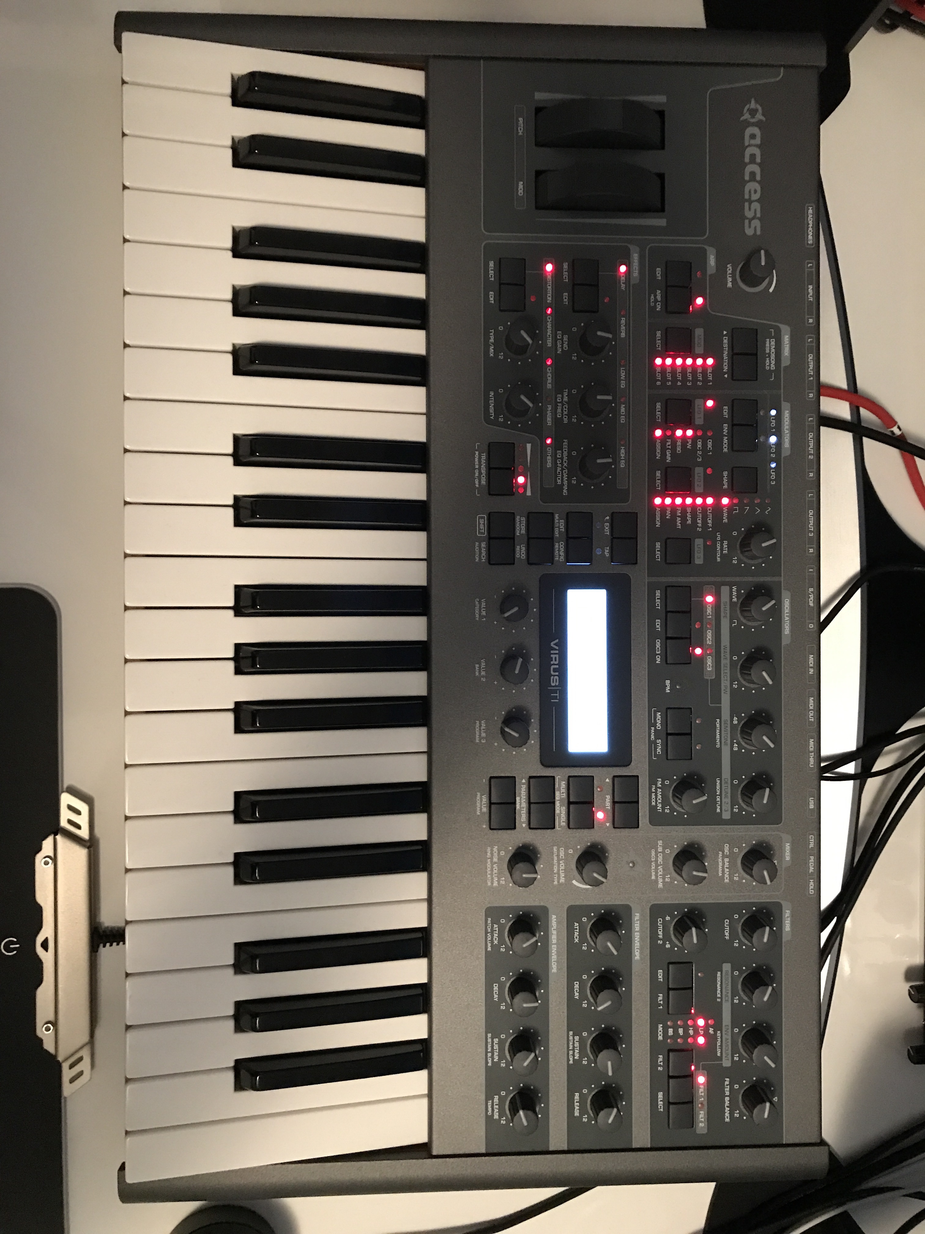 VIRUS TI2 DARK STAR - Access Music Virus TI2 Dark Star - Audiofanzine