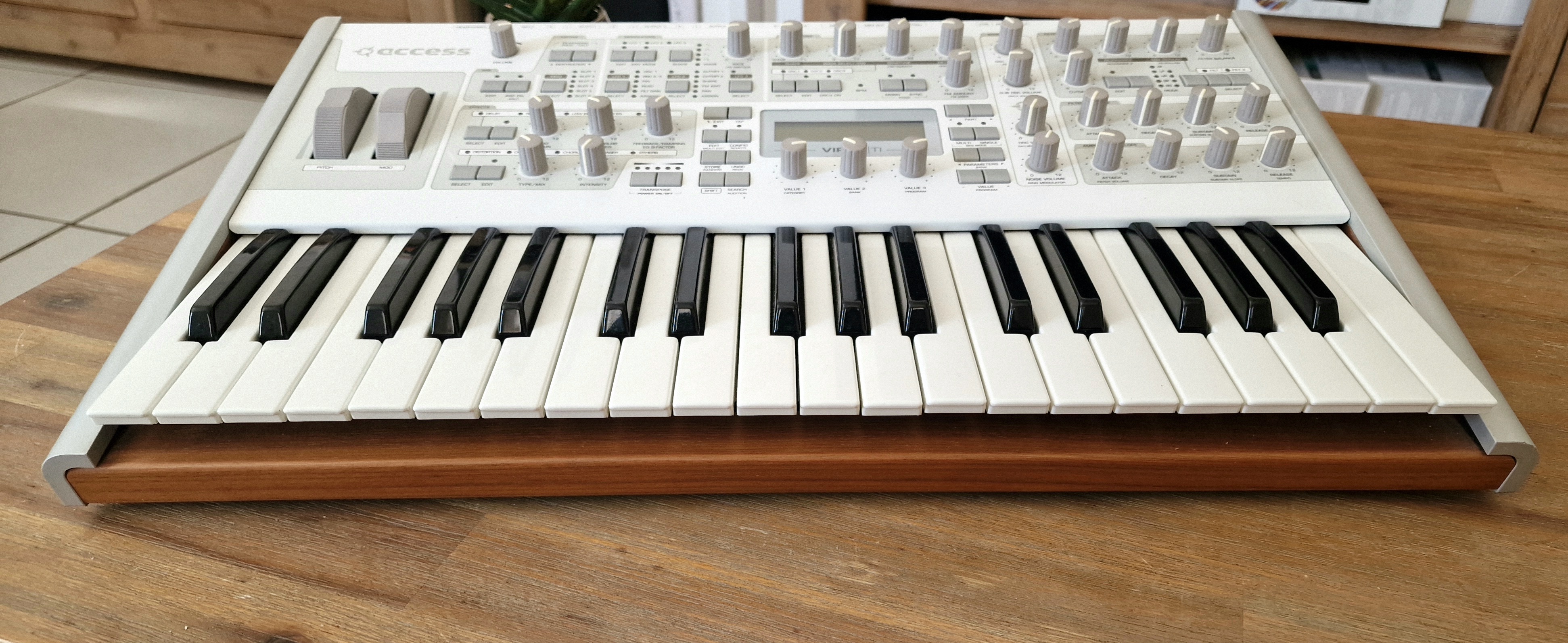 Virus TI2 Polar - Access Music Virus TI2 Polar - Audiofanzine