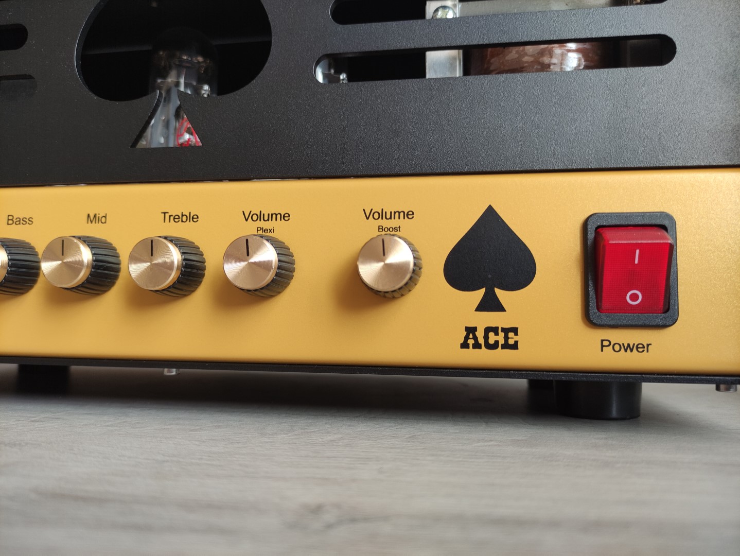 Colt - Ace Amplification Colt - Audiofanzine