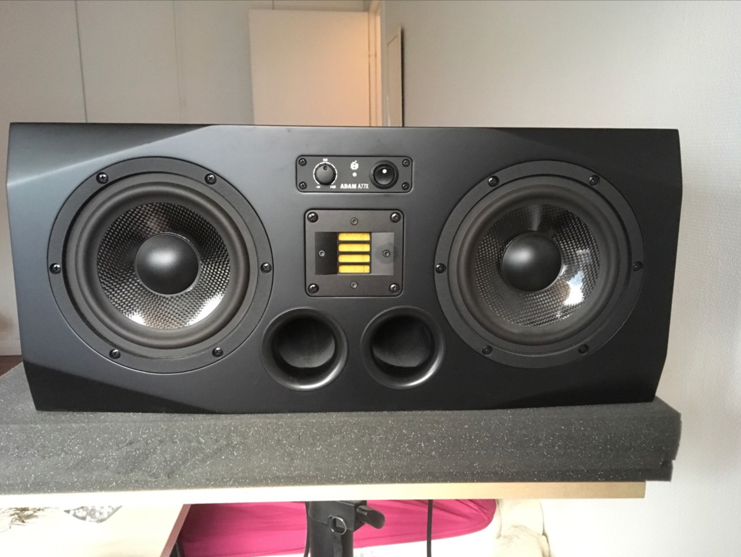 A77X - ADAM A77X - Audiofanzine