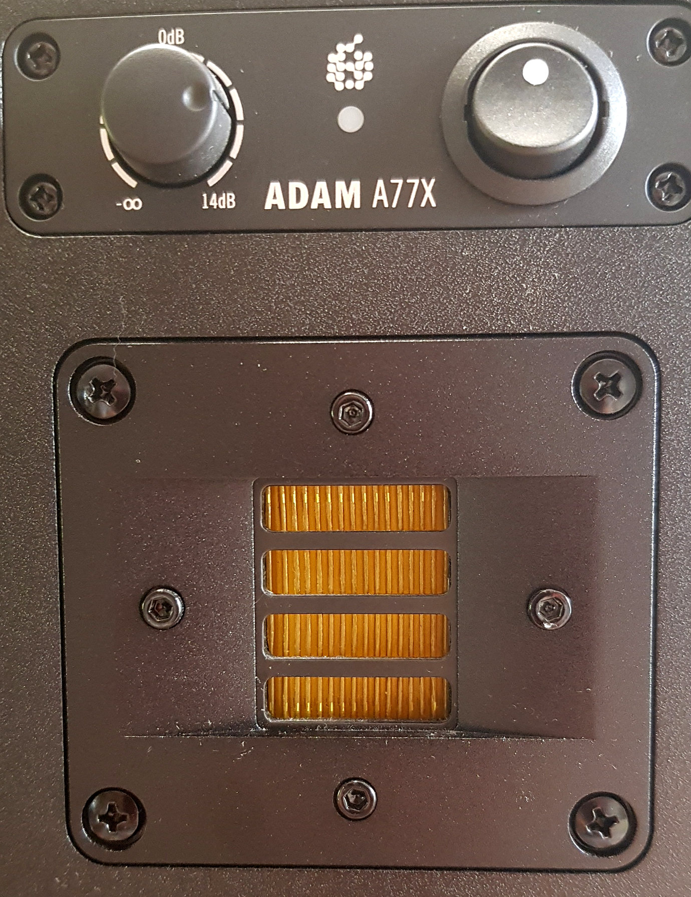A77X - ADAM Audio A77X - Audiofanzine