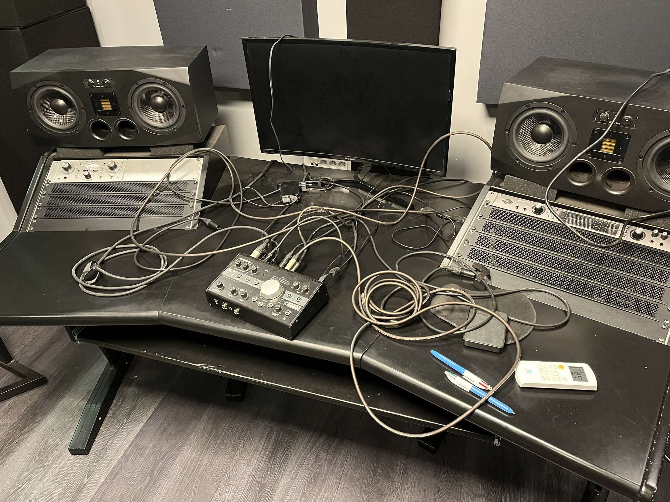 A77X - ADAM Audio A77X - Audiofanzine