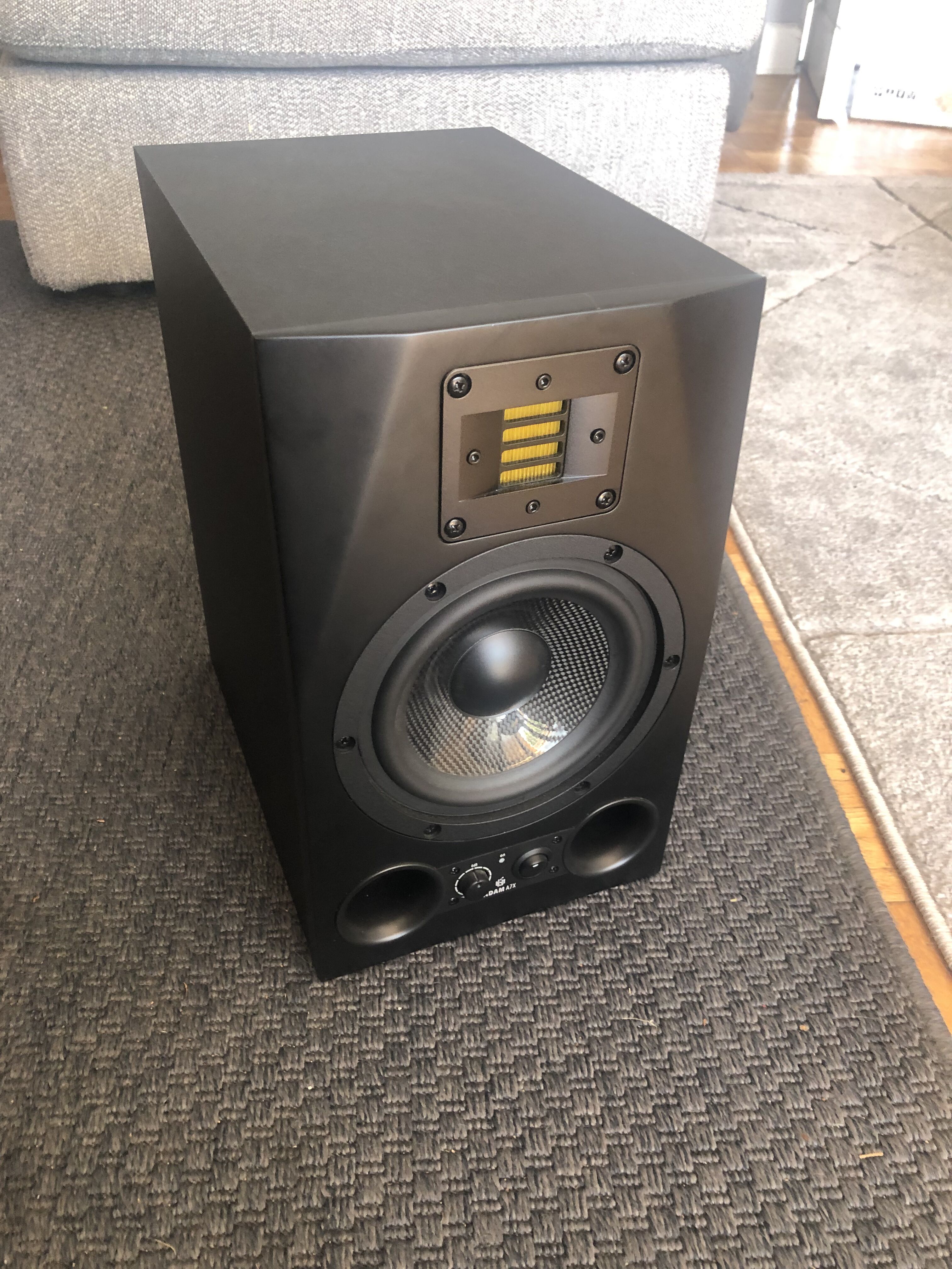 A7X - ADAM Audio A7X - Audiofanzine