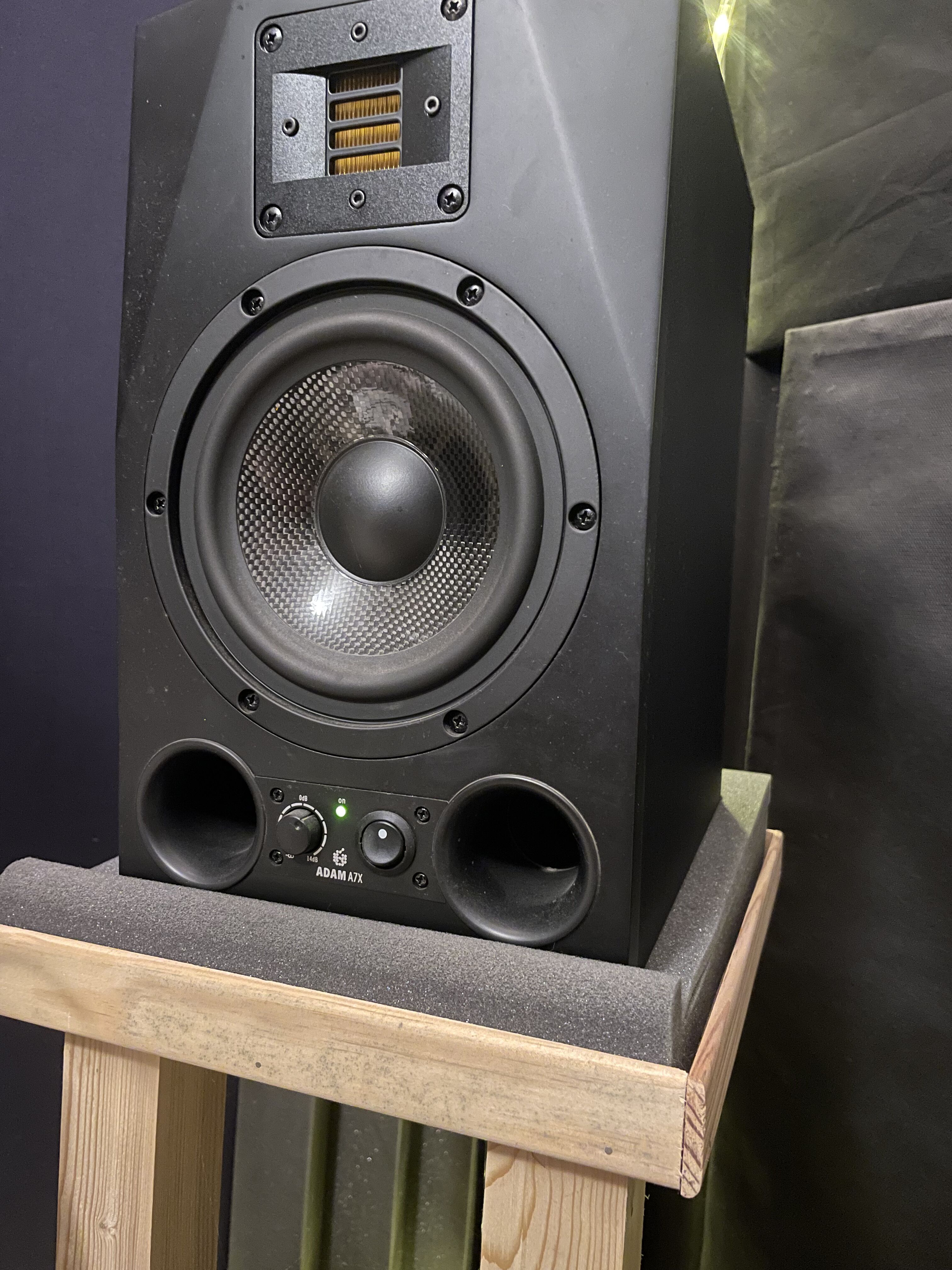 A7X - ADAM Audio A7X - Audiofanzine