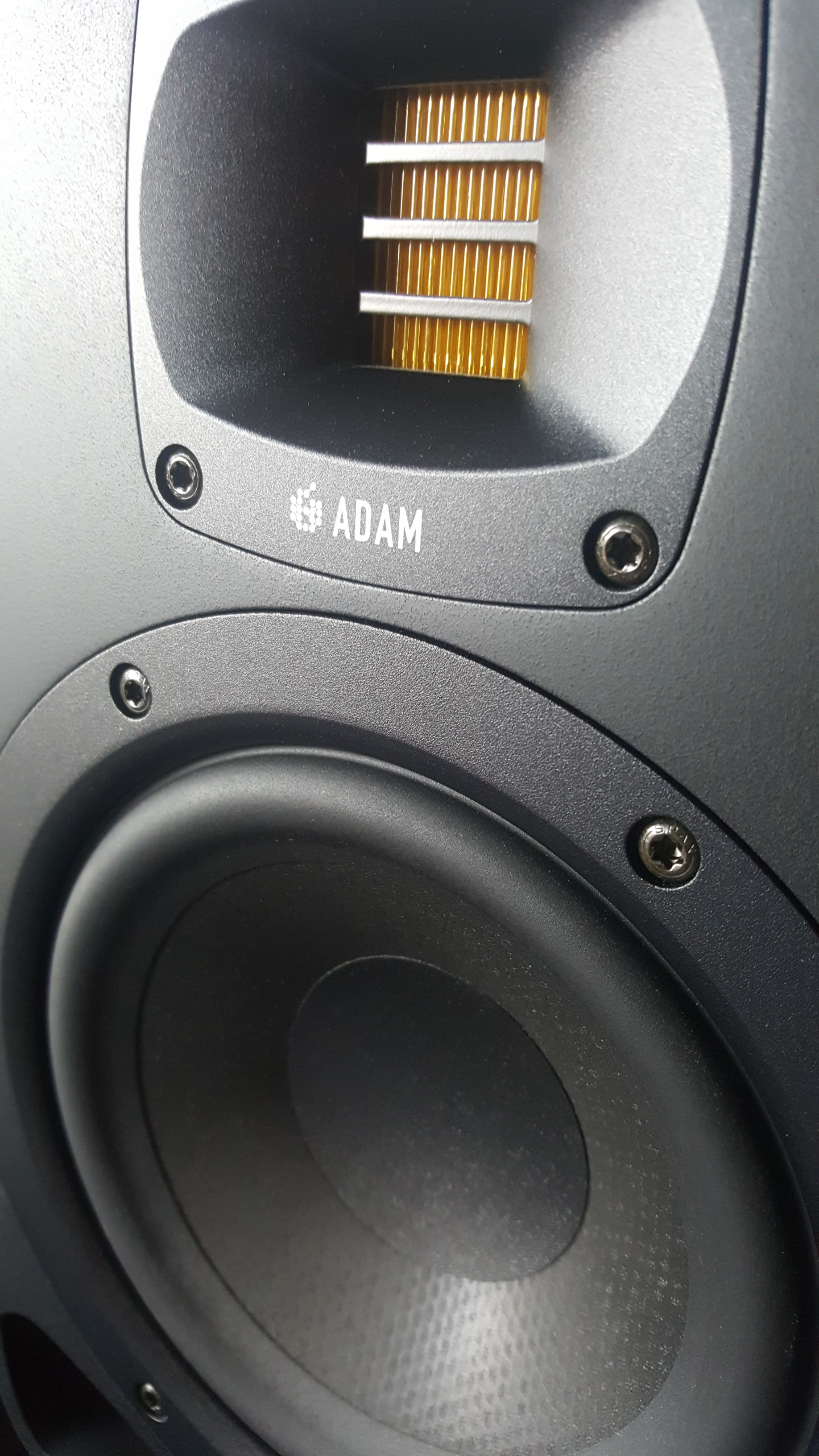 S2V - ADAM Audio S2V - Audiofanzine