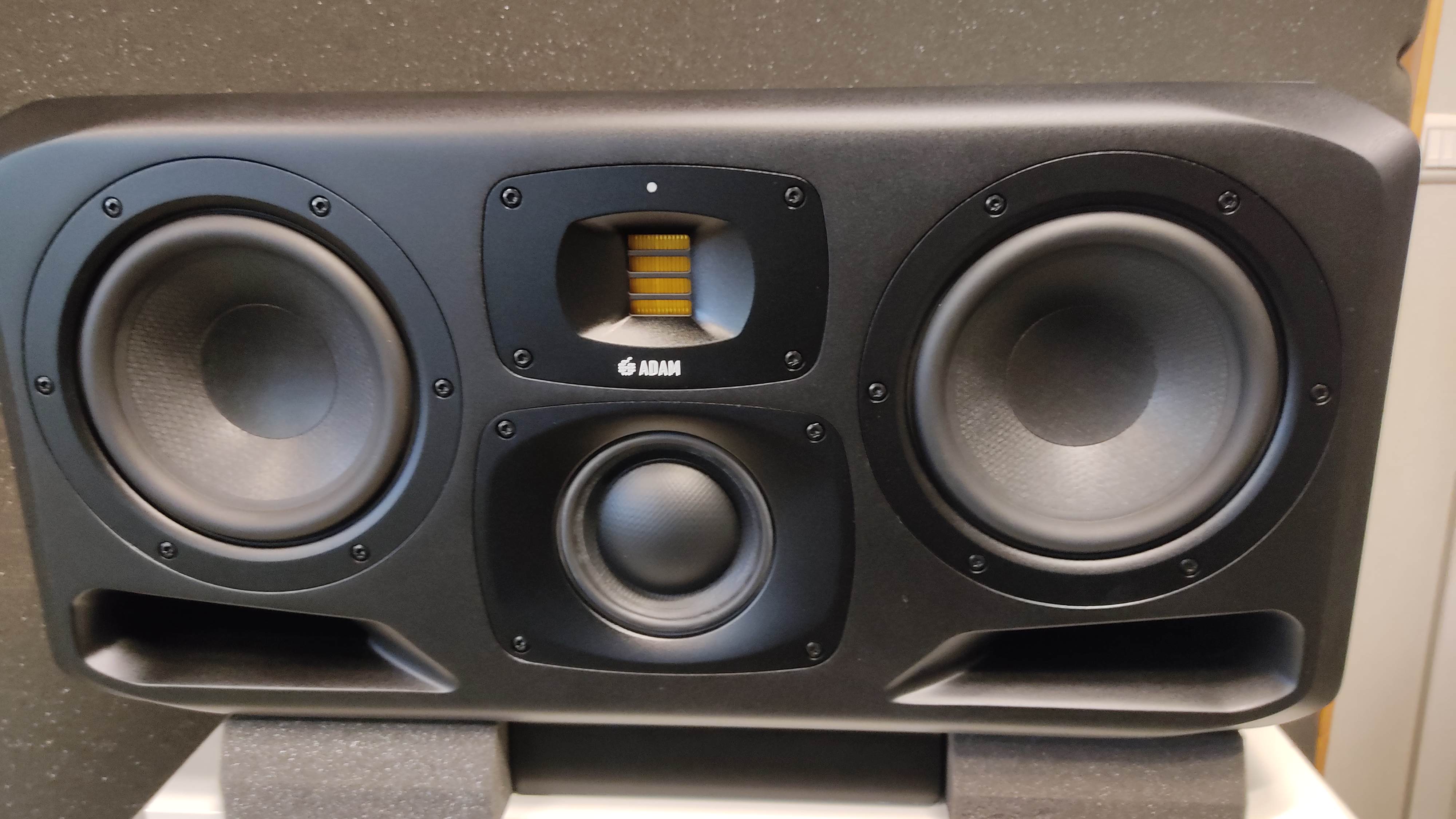 S3H - ADAM Audio S3H - Audiofanzine