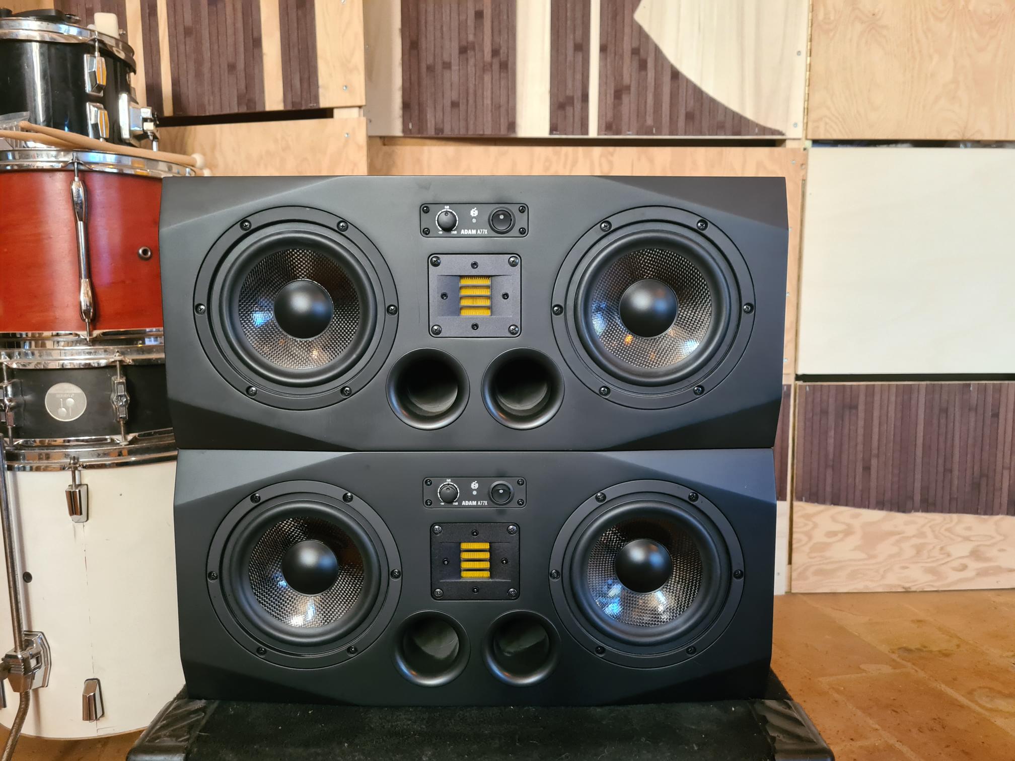 SUB-8 - ADAM Audio SUB-8 - Audiofanzine