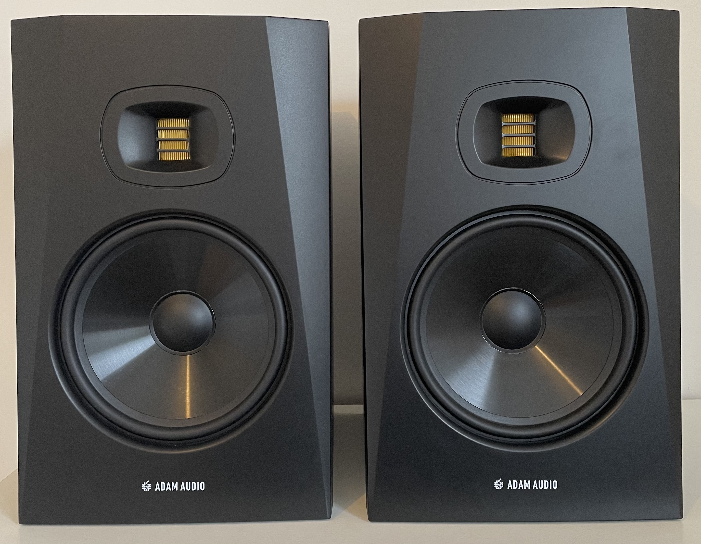 T8V - ADAM Audio T8V - Audiofanzine