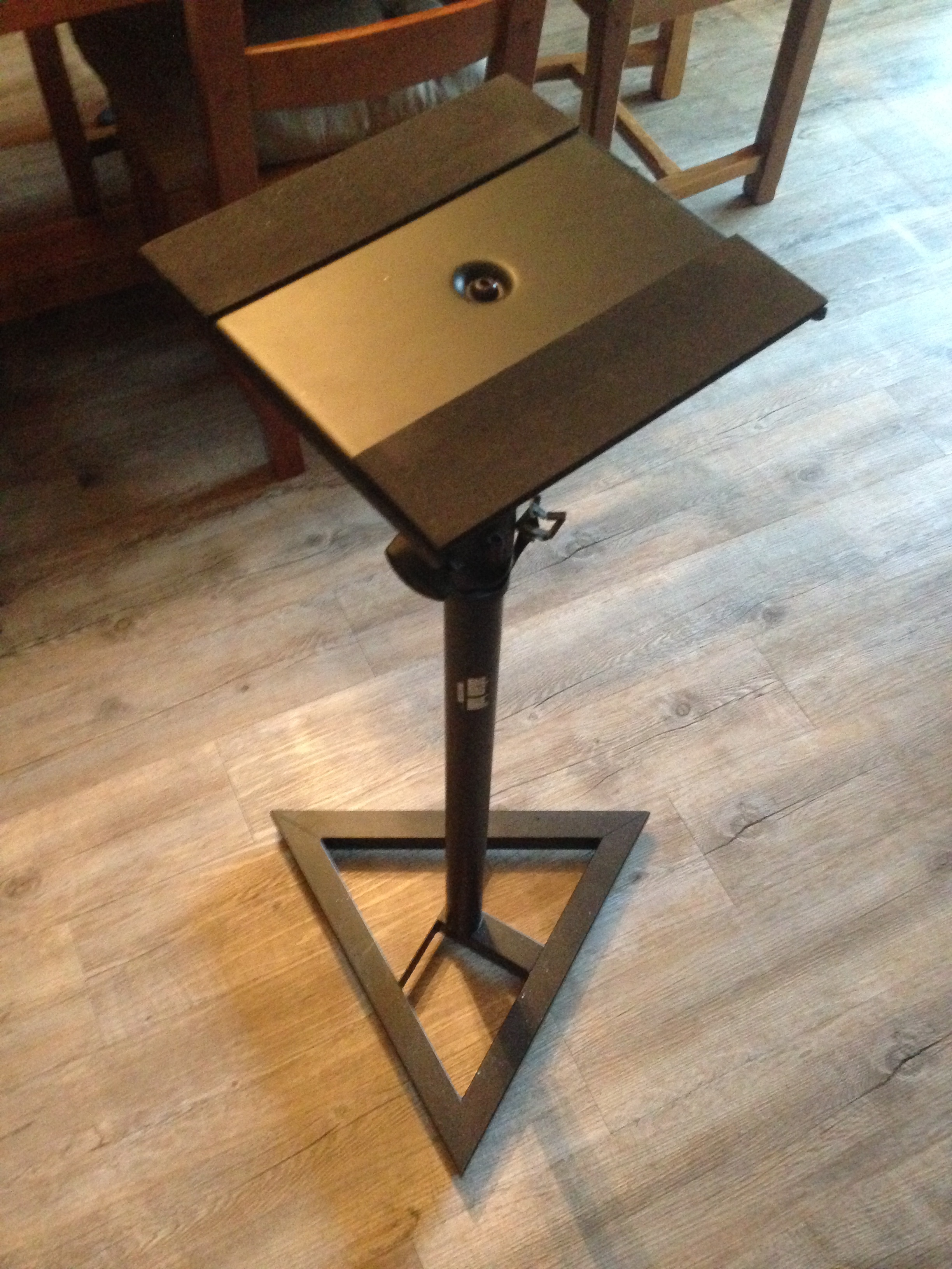 SKDB 039 - Adam Hall SKDB 039 - Audiofanzine