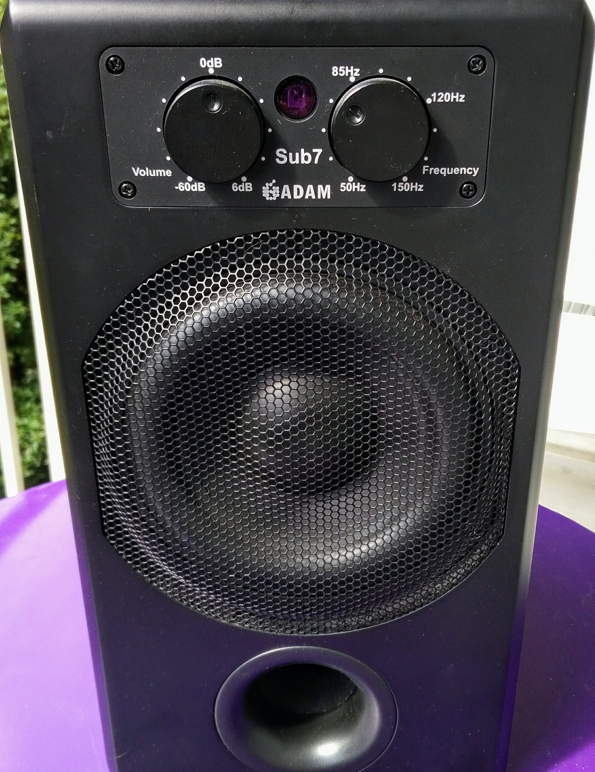 SUB 7 - ADAM Sub 7 - Audiofanzine