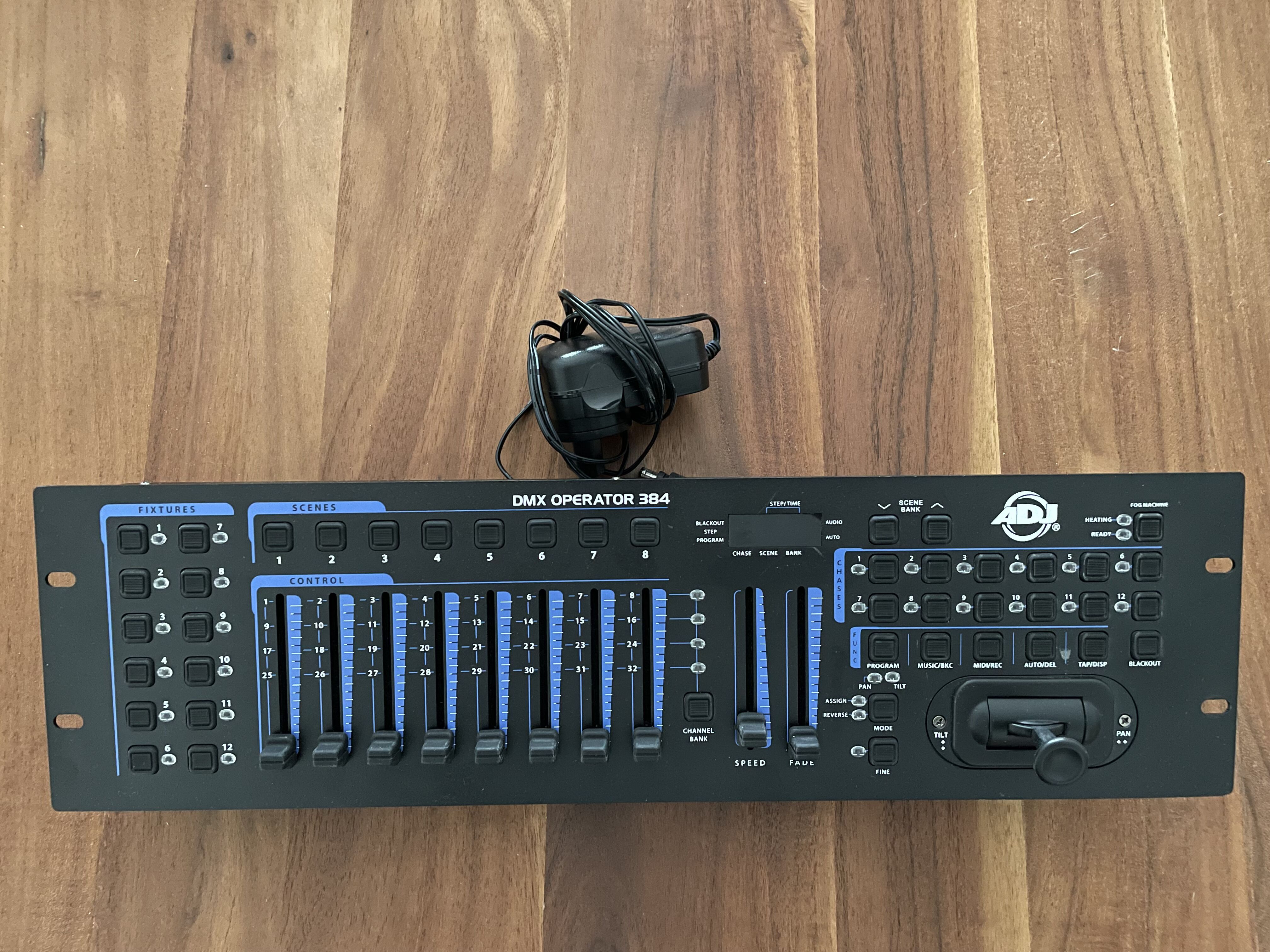 DMX Operator 384 - ADJ (American DJ) DMX Operator 384 - Audiofanzine