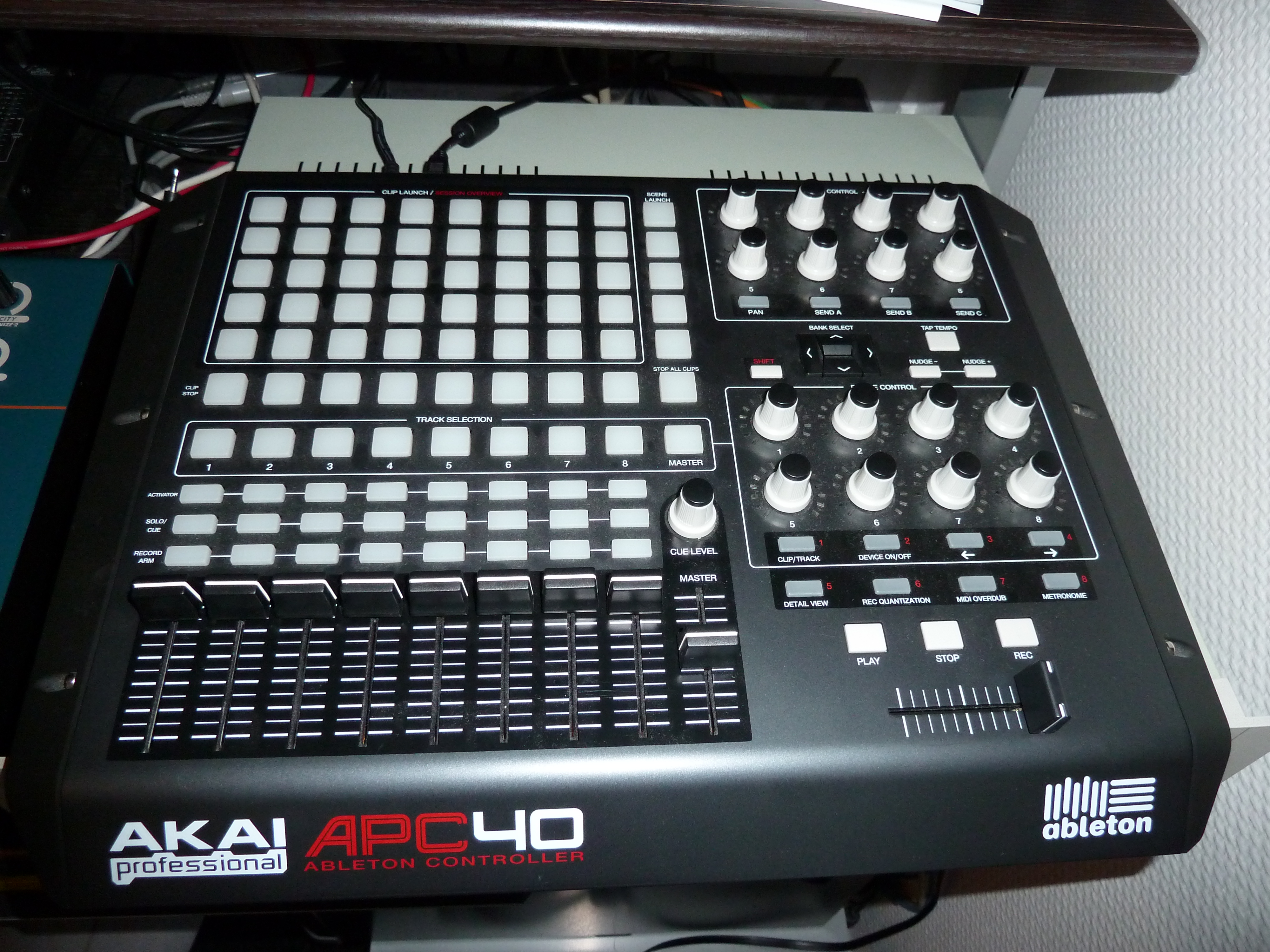 Akai APC40 image (#264374) - Audiofanzine