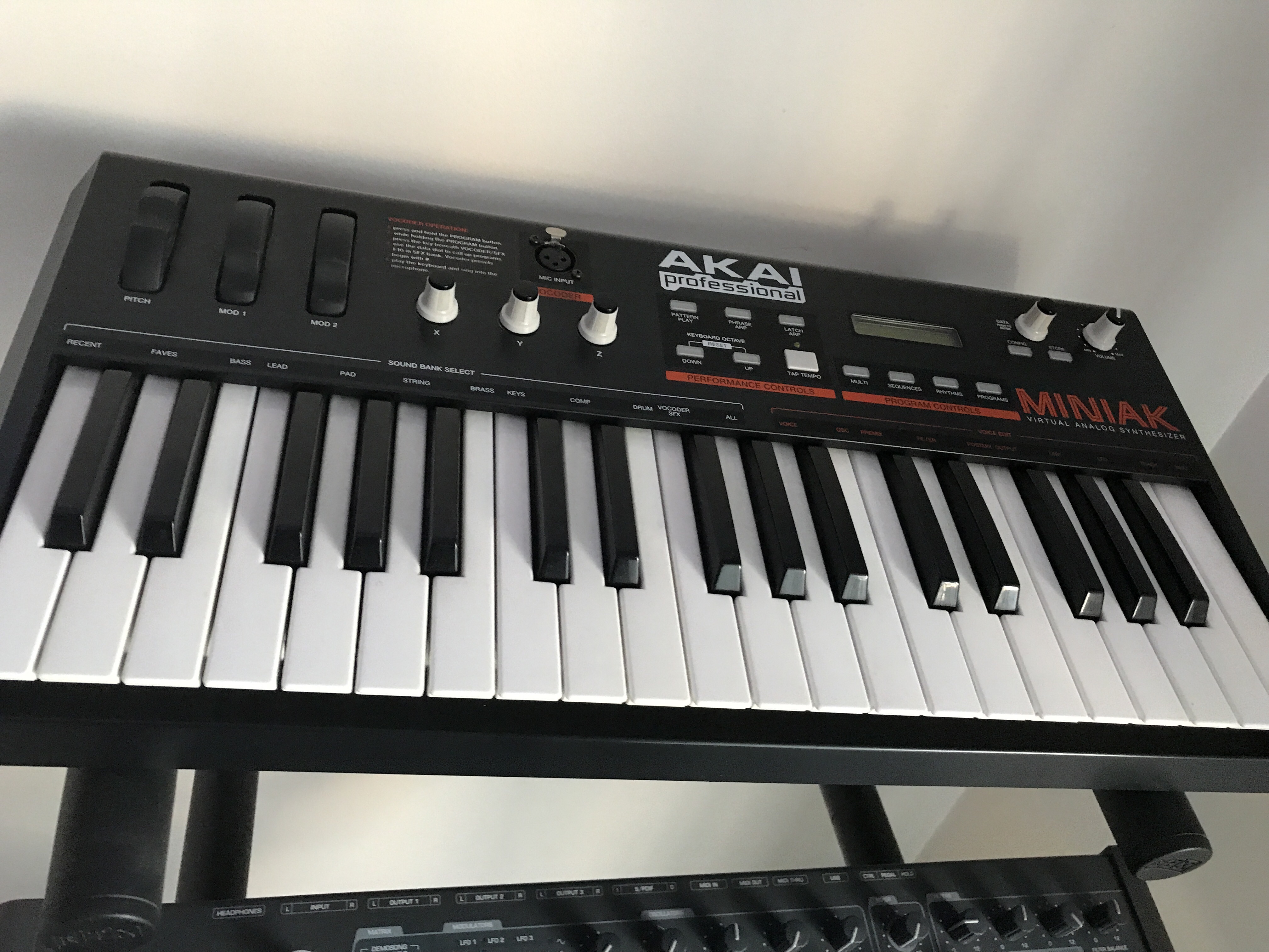 MINIAK - Akai Miniak - Audiofanzine