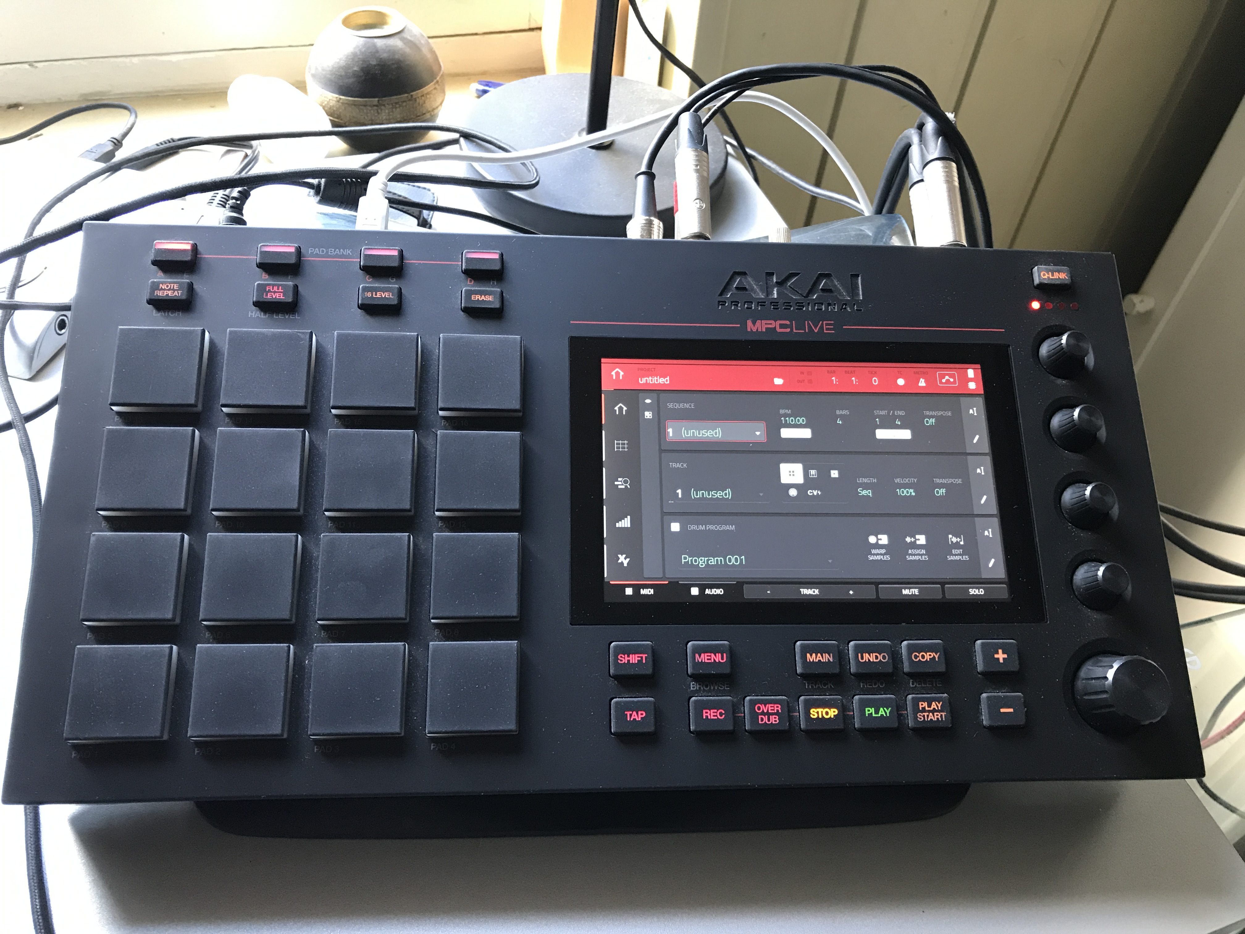 Photo Akai MPC Live : Akai MPC Live (57292) (#2019462) - Audiofanzine