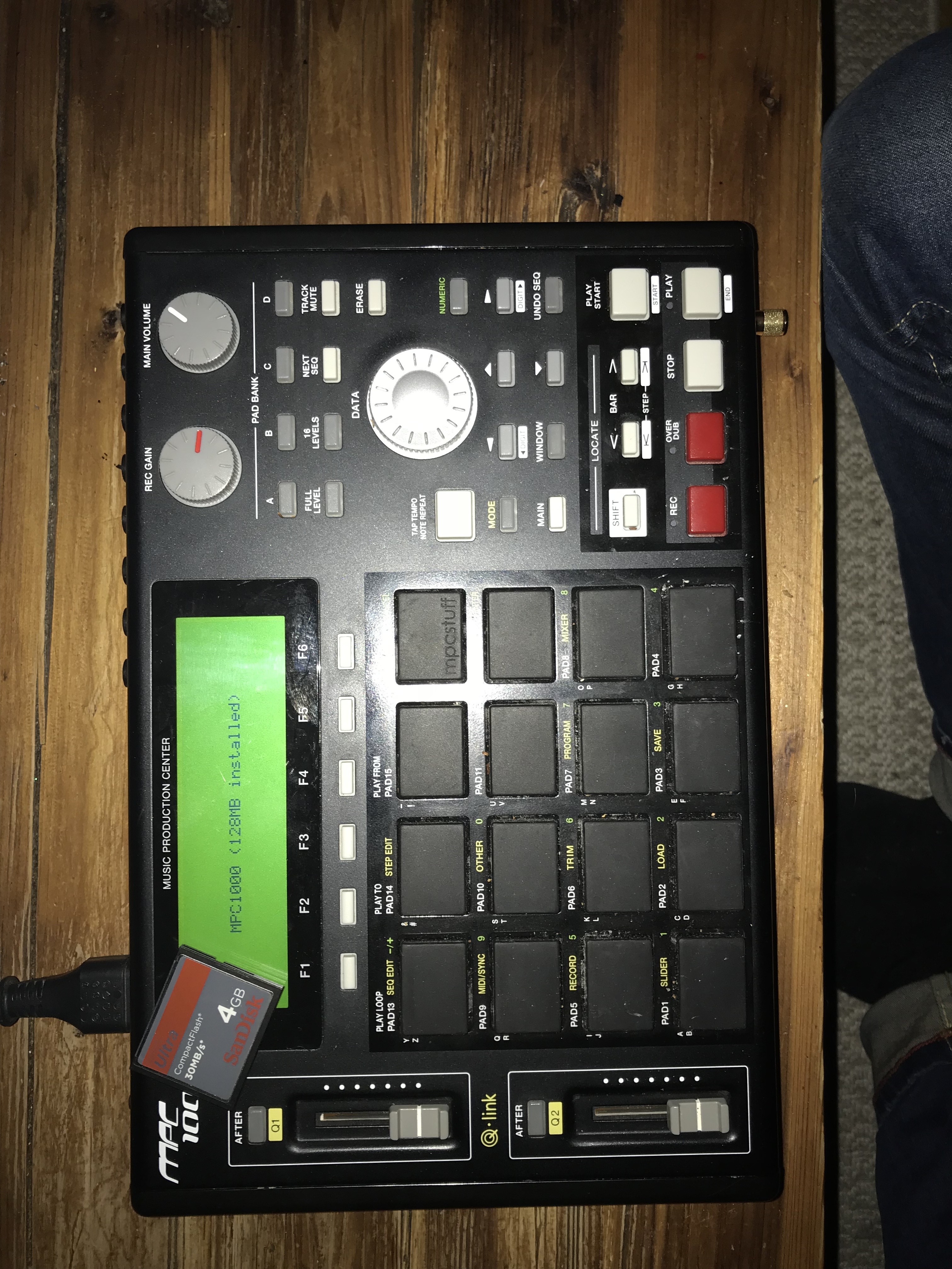 MPC1000 - Akai MPC1000 - Audiofanzine