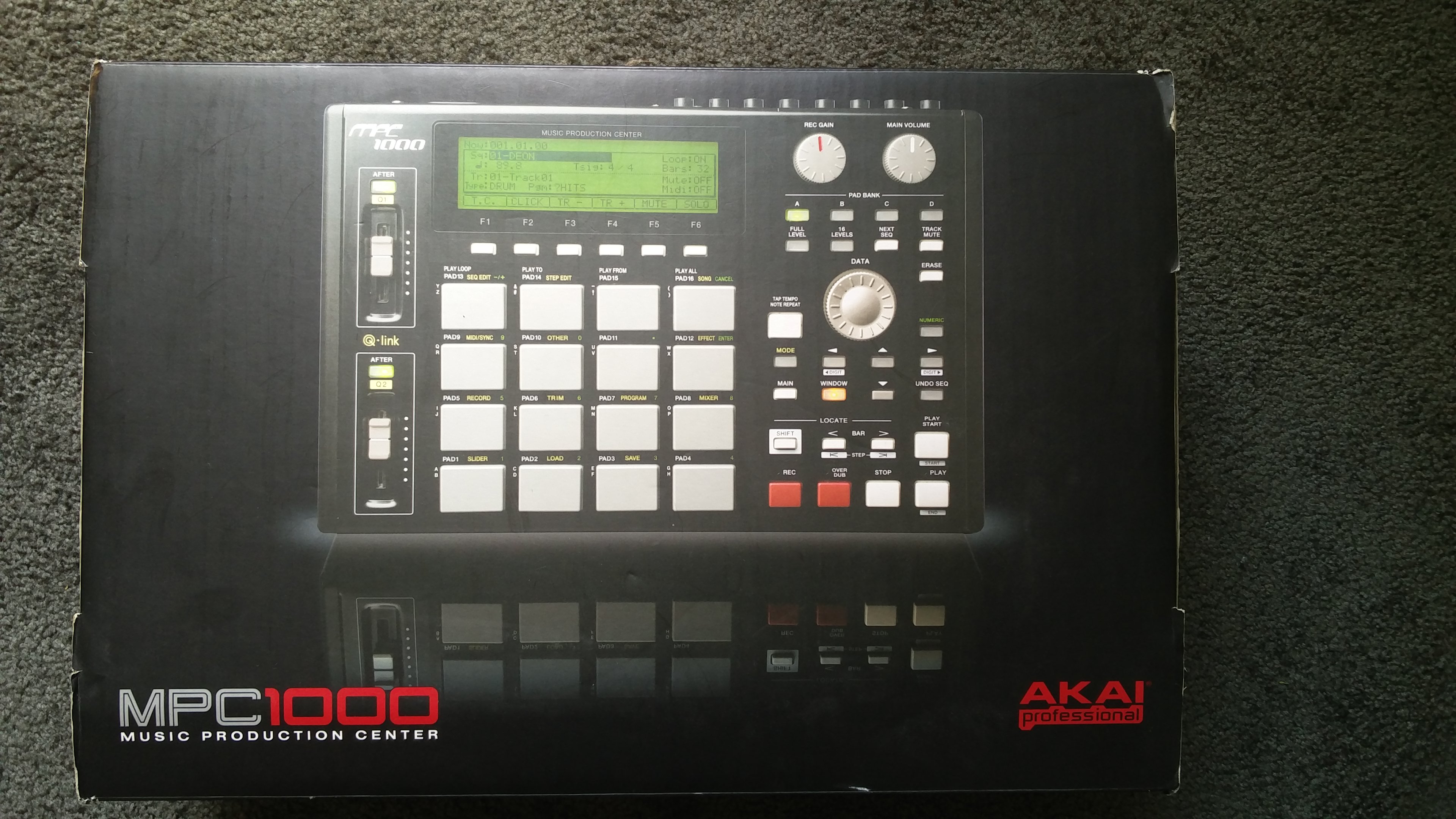 Akai MPC1000 Black image (#1923980) - Audiofanzine