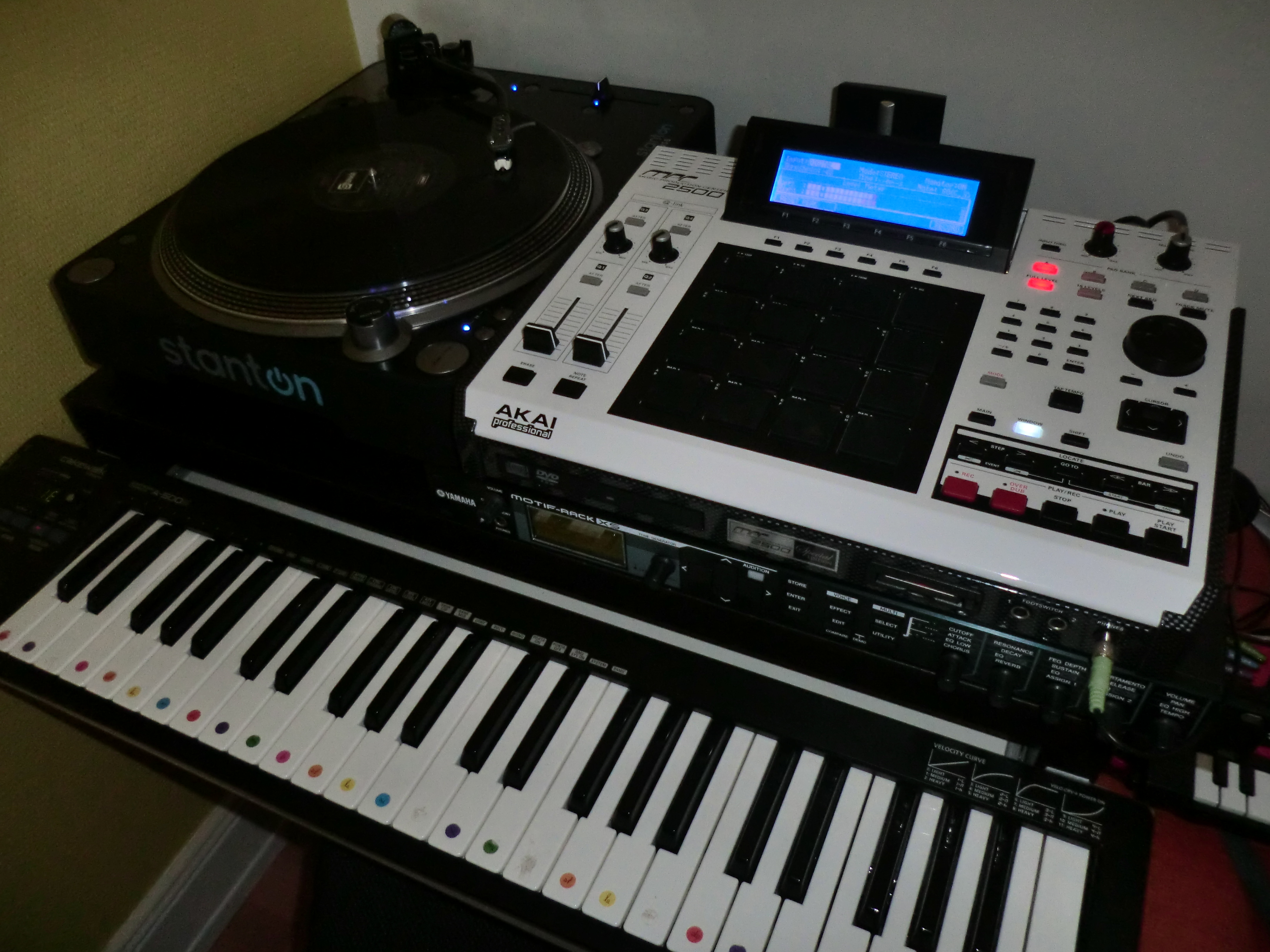 Akai MPC2500 SE image (#517303) - Audiofanzine