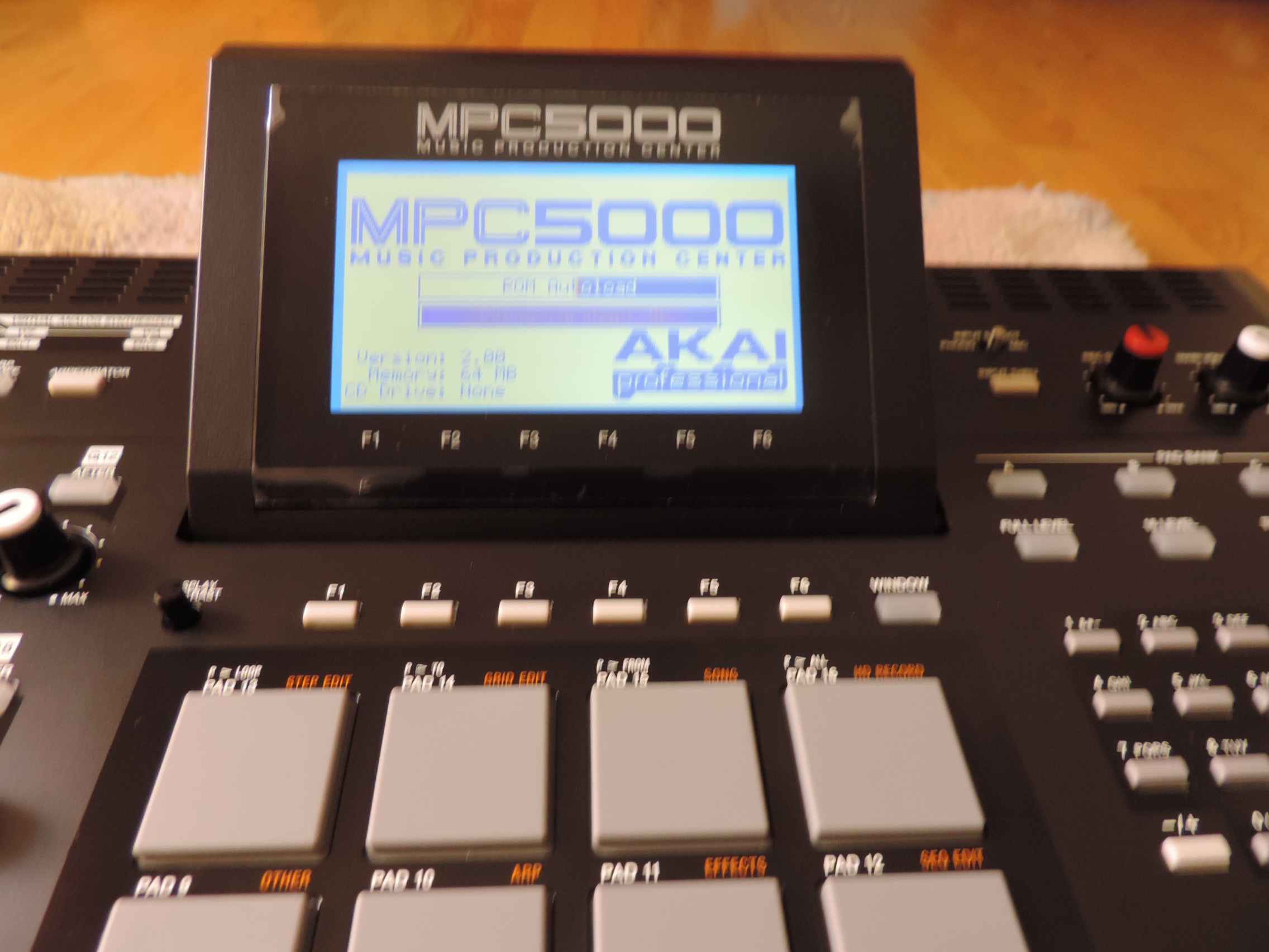 Photo Akai MPC5000 : Akai MPC5000 (21394) (#1072166) - Audiofanzine