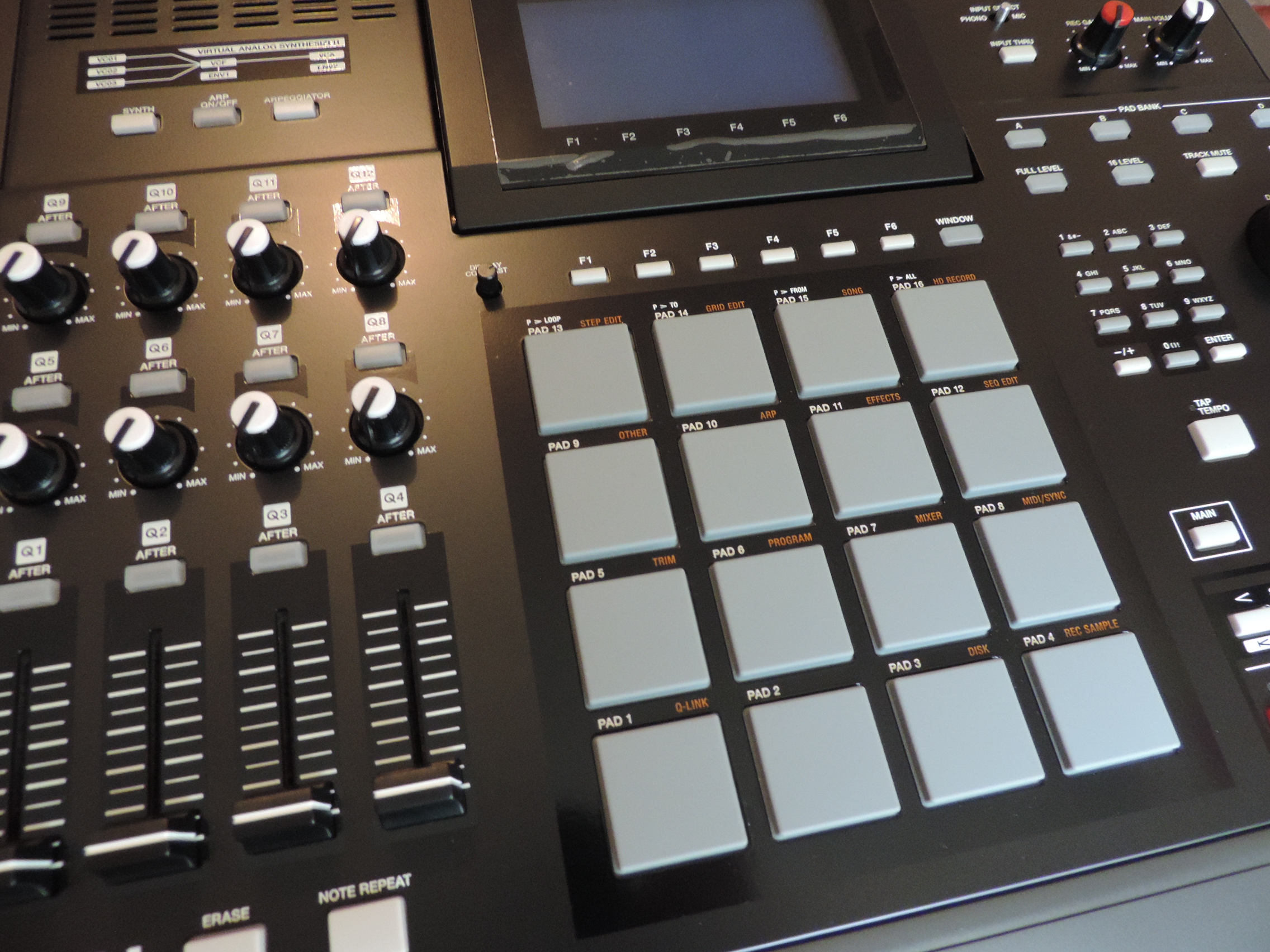 Photo Akai MPC5000 : Akai MPC 5000 (#835365) - Audiofanzine