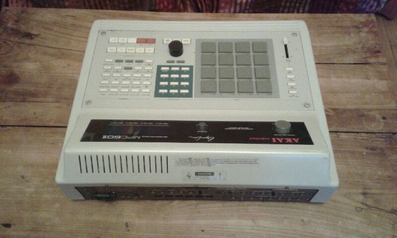 MPC60 MKII - Akai MPC60 MkII - Audiofanzine