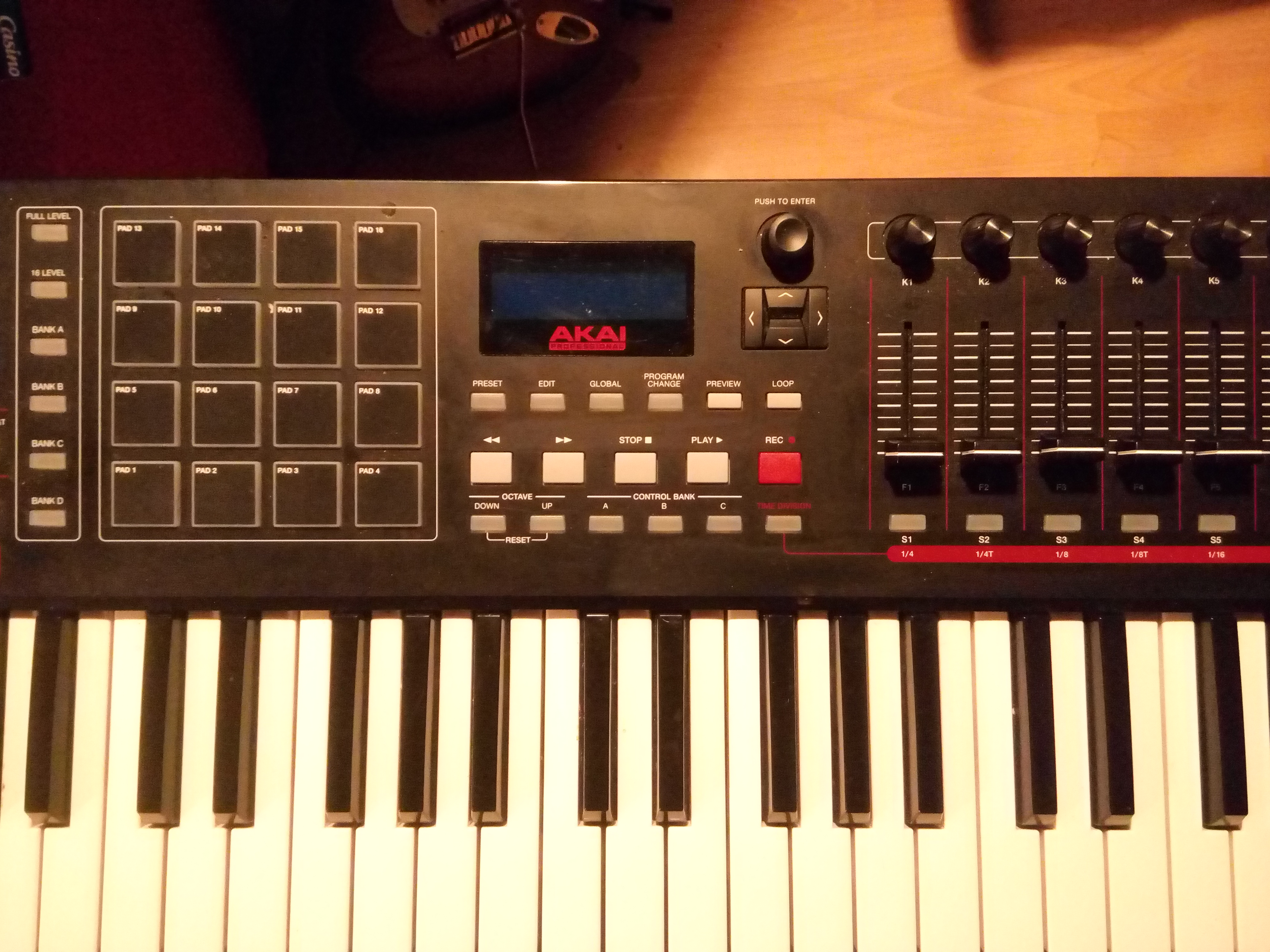 MPK249 - Akai MPK249 - Audiofanzine