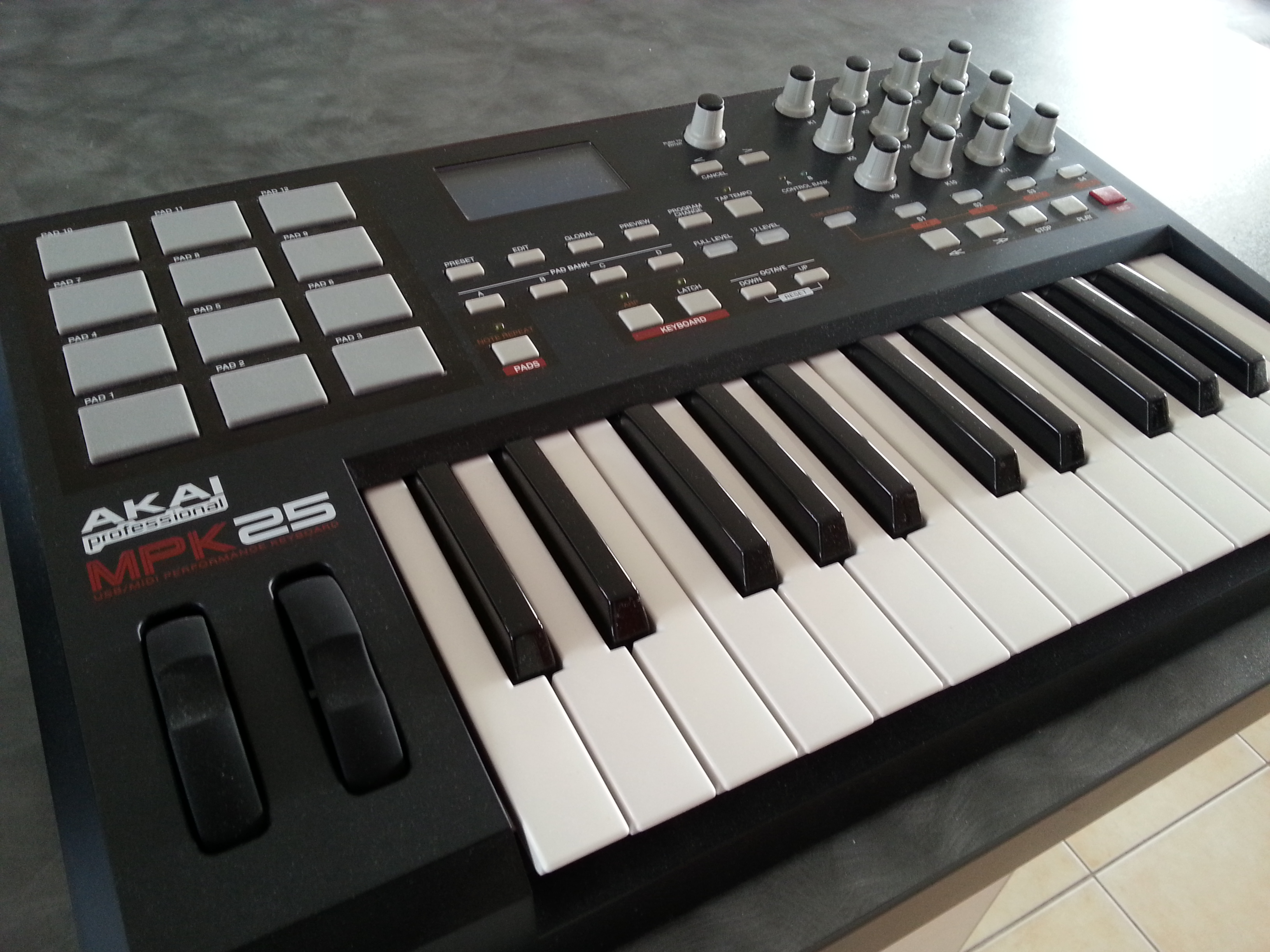 Photo Akai MPK25 : Akai MPK25 (79294) (#581146) - Audiofanzine