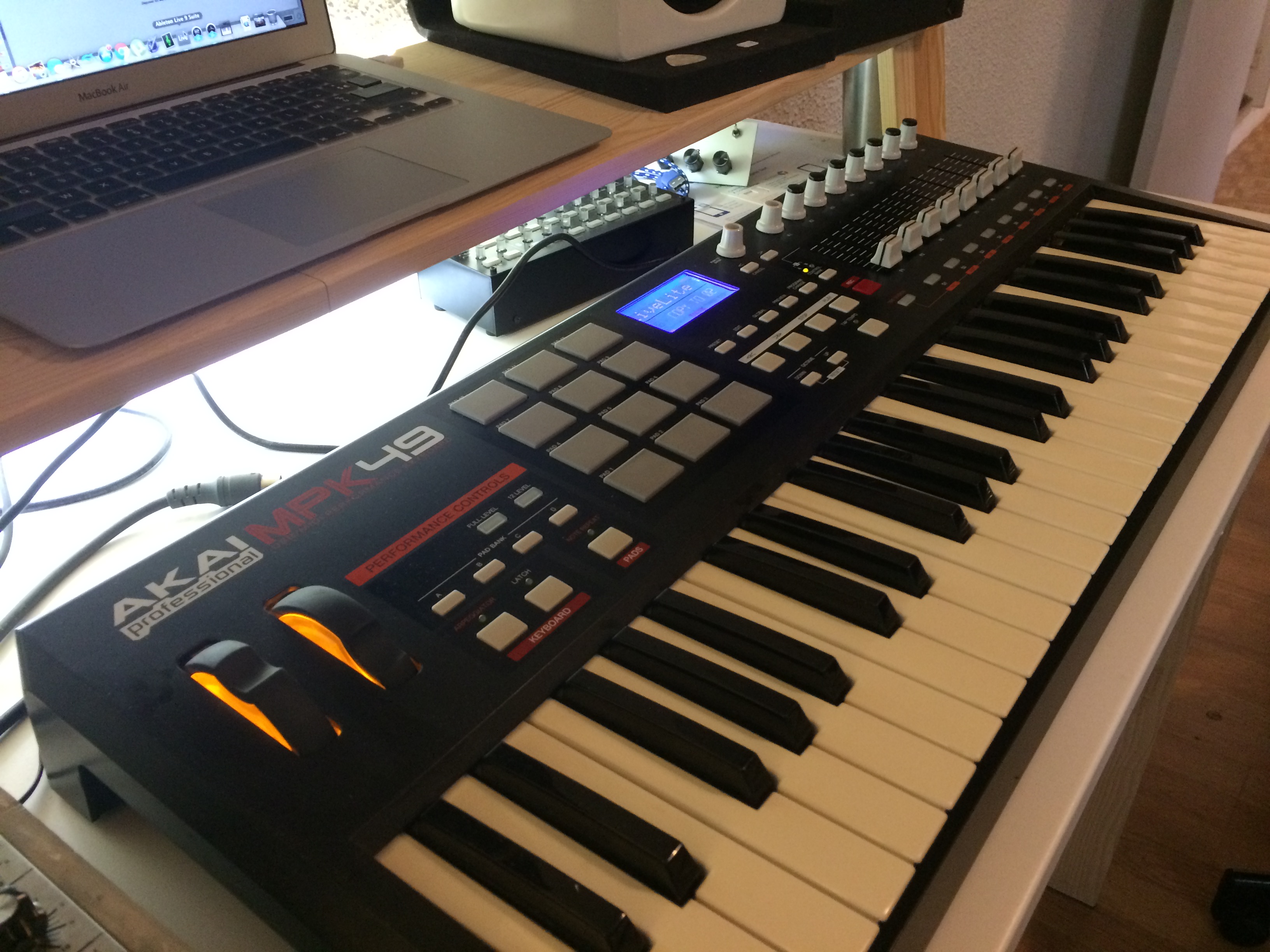 MPK49 - Akai MPK49 - Audiofanzine