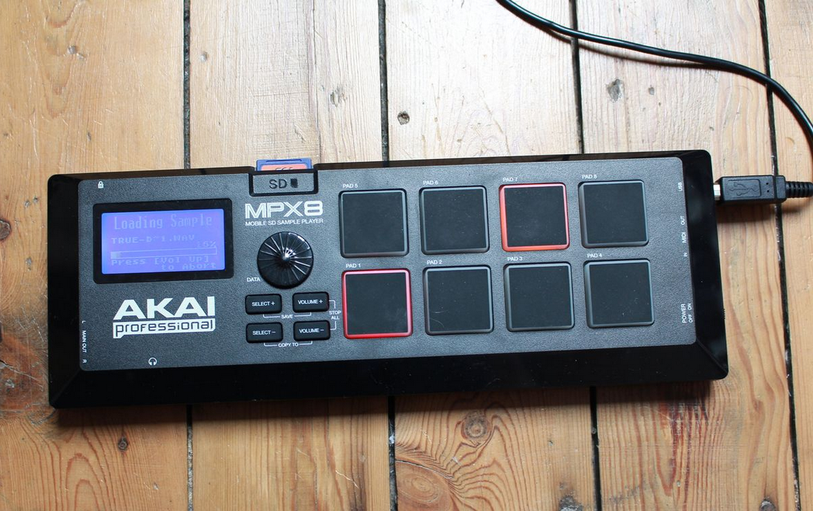 MPX8 - Akai MPX8 - Audiofanzine