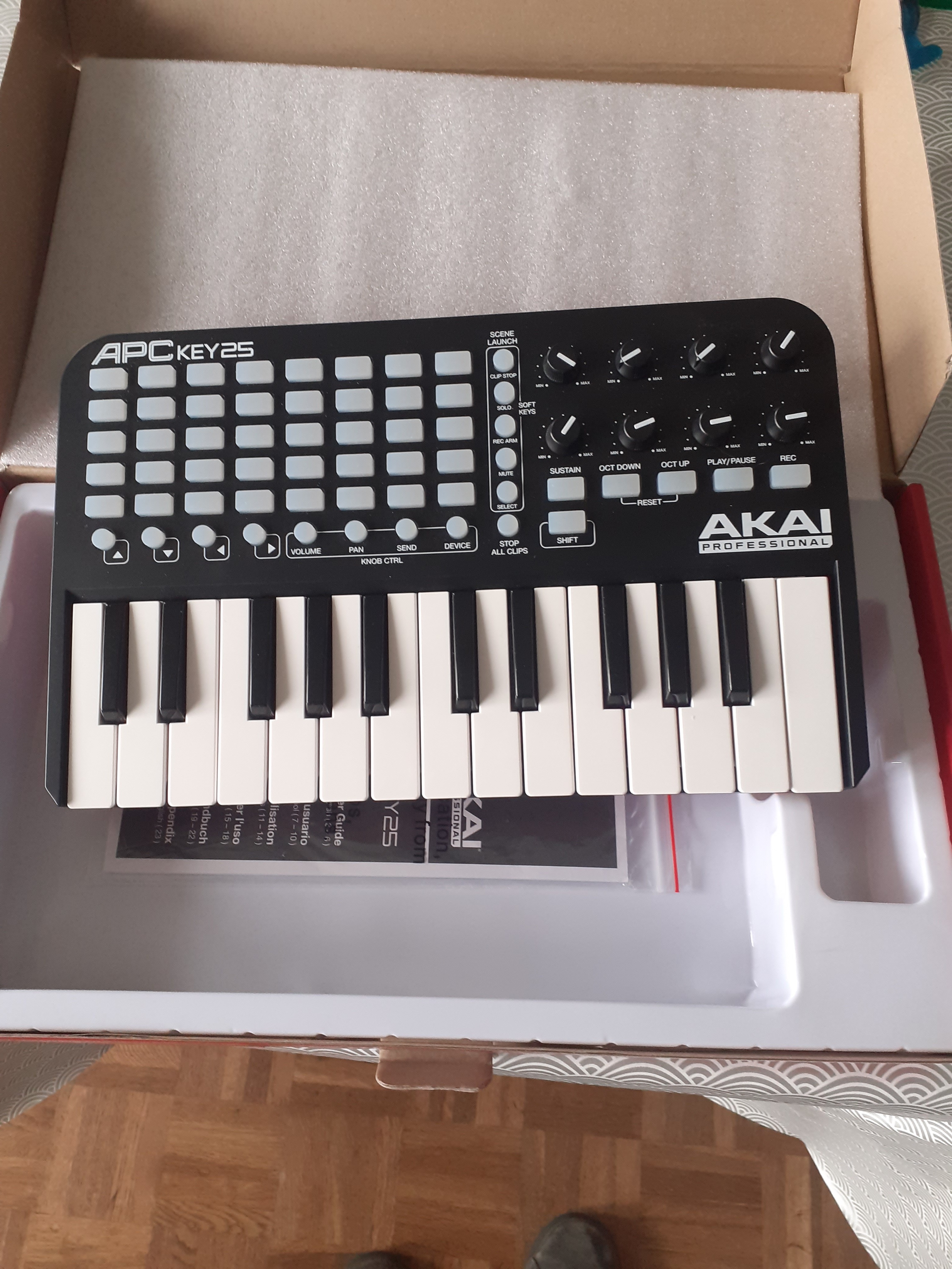 APC Key 25 - Akai Professional APC Key 25 - Audiofanzine