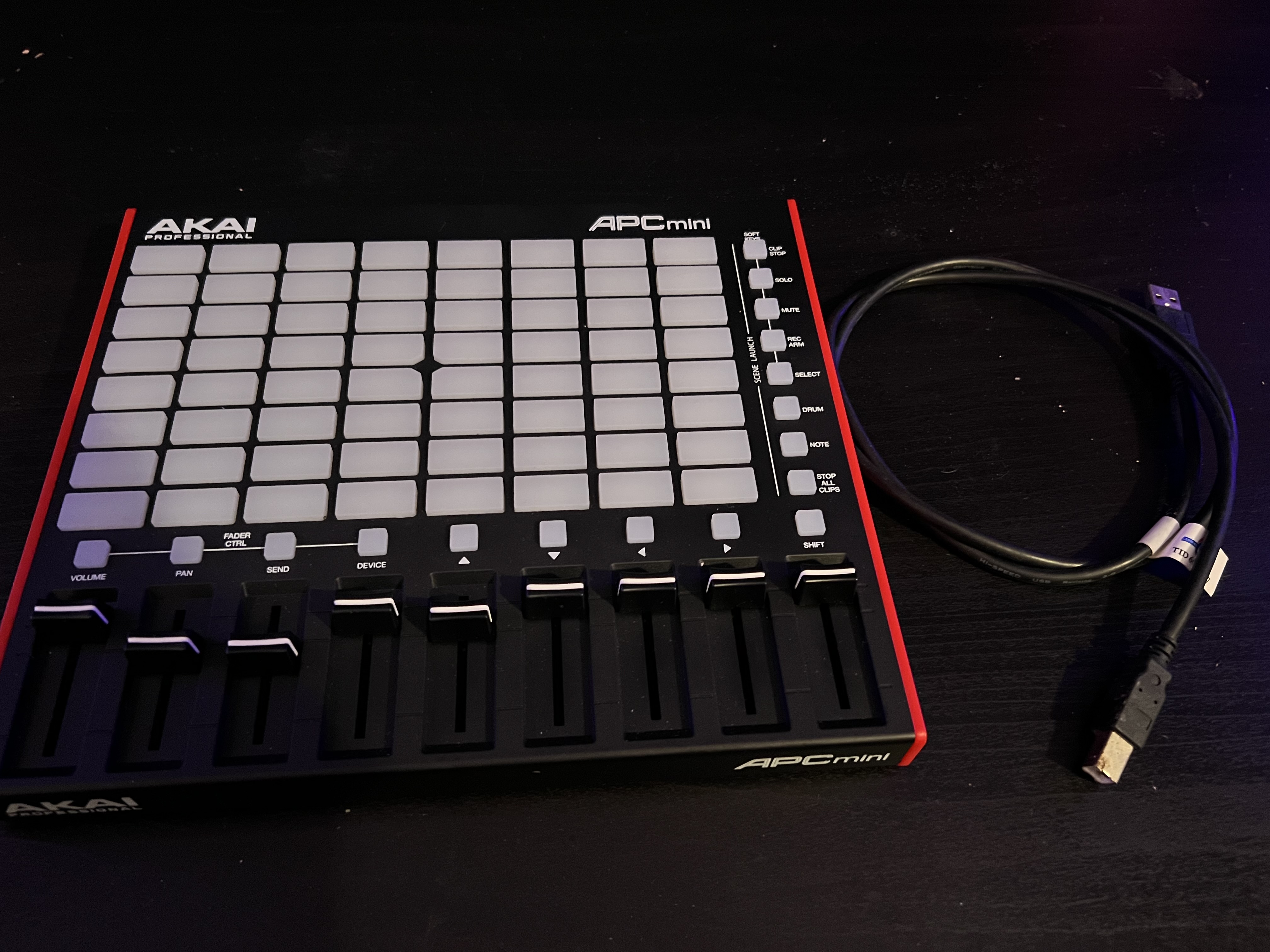 APC Mini Mk2 - Akai Professional APC Mini Mk2 - Audiofanzine