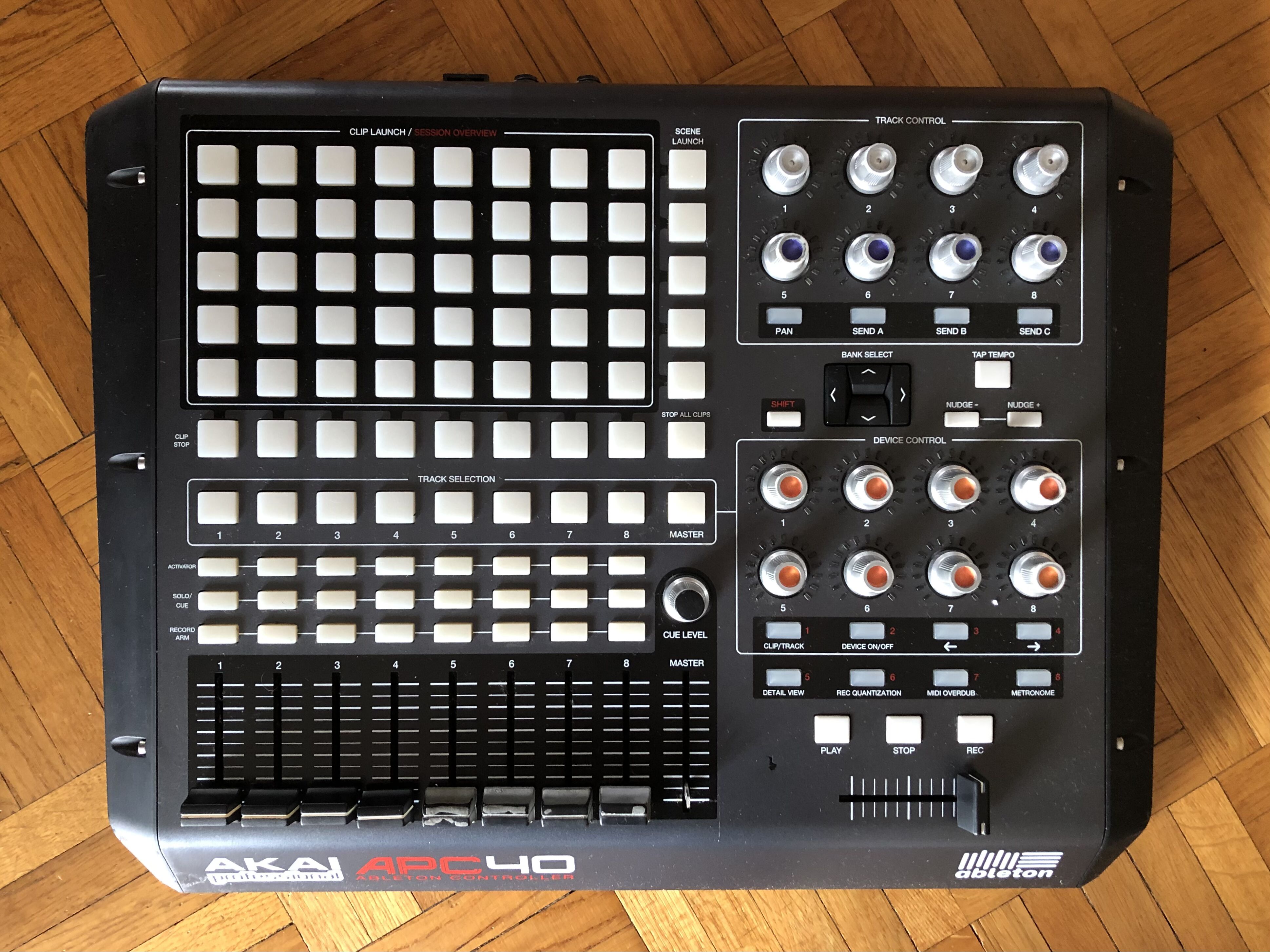 APC40 - Akai Professional APC40 - Audiofanzine