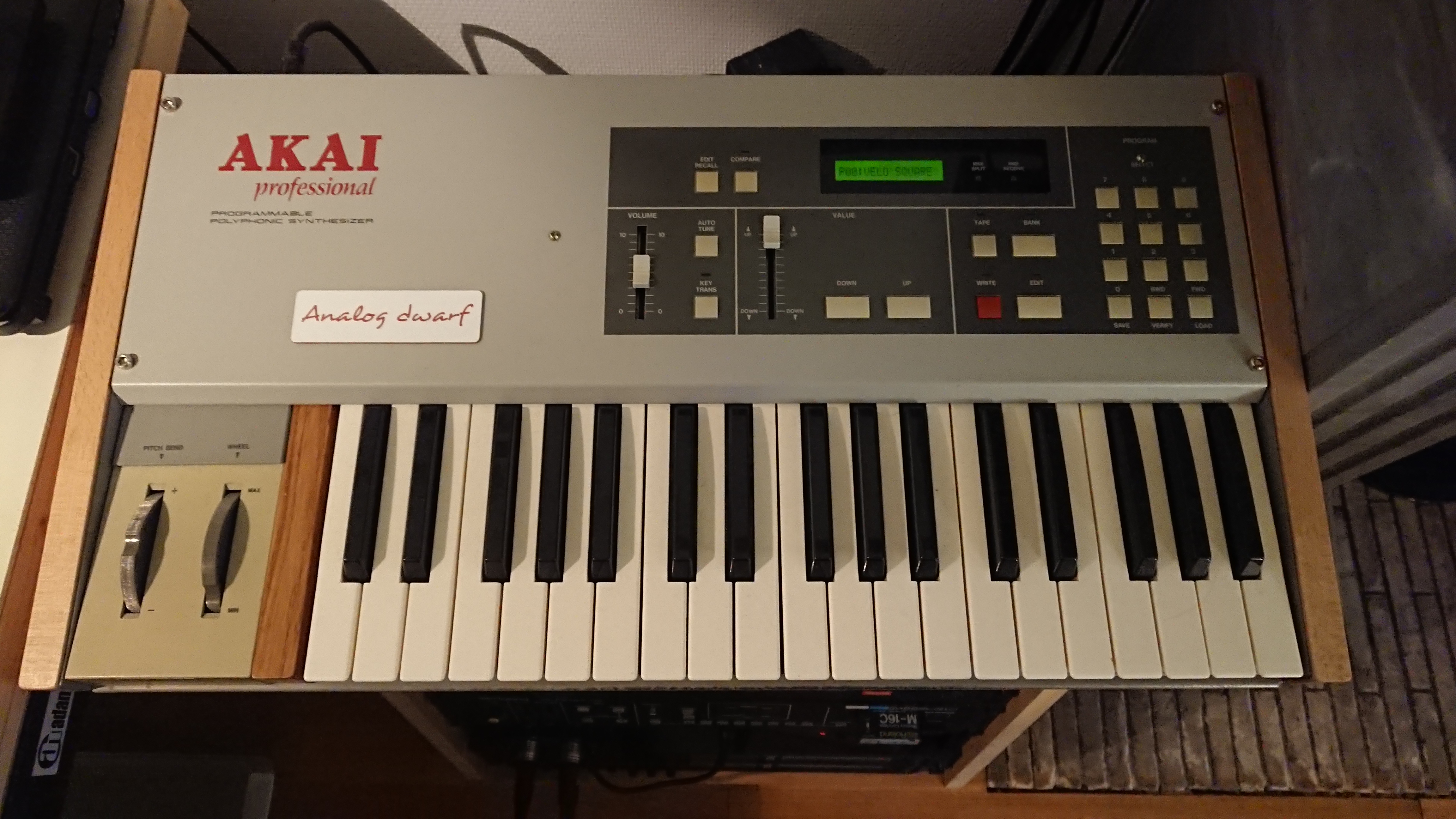 AX73 - Akai Professional AX73 - Audiofanzine