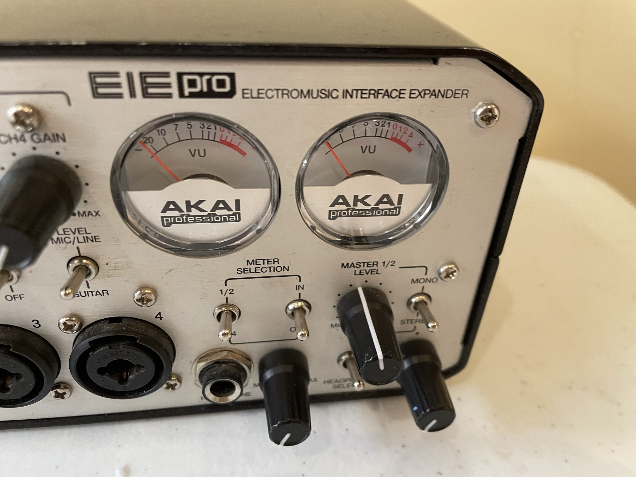 EIE Pro - Akai Professional EIE Pro - Audiofanzine